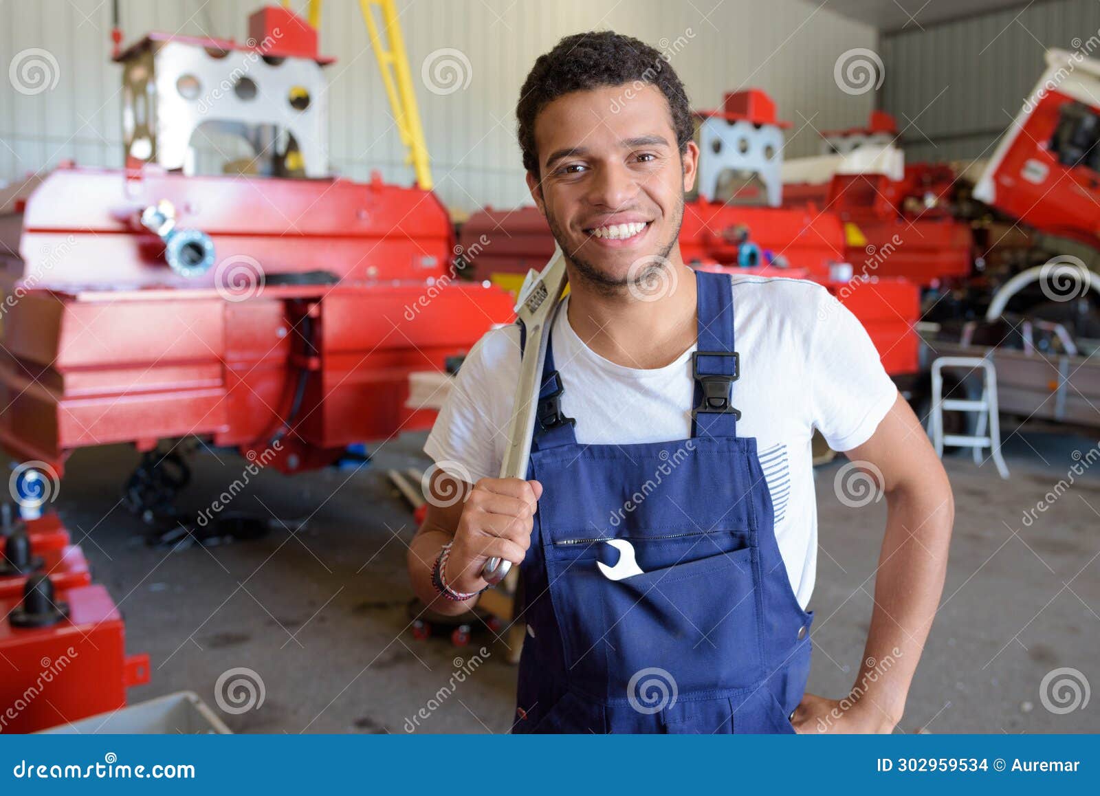 Portrait Mechanic Man in Mechanic Shop Stock Photo - Image of service ...
