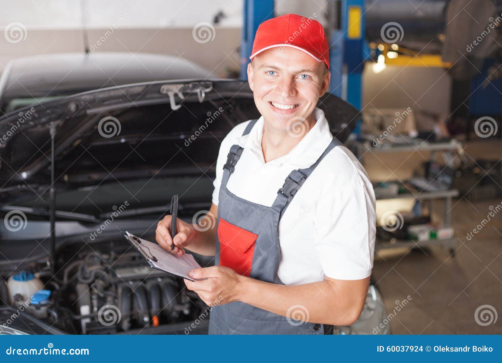 Portrait of a mechanic stock photo. Image of auto, mechanic - 60037924