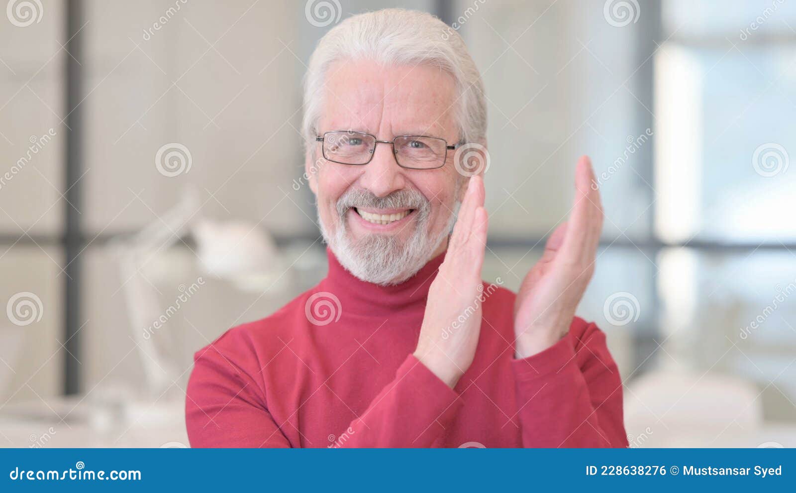 Portrait of Old Man Clapping, Applauding Stock Photo - Image of ...