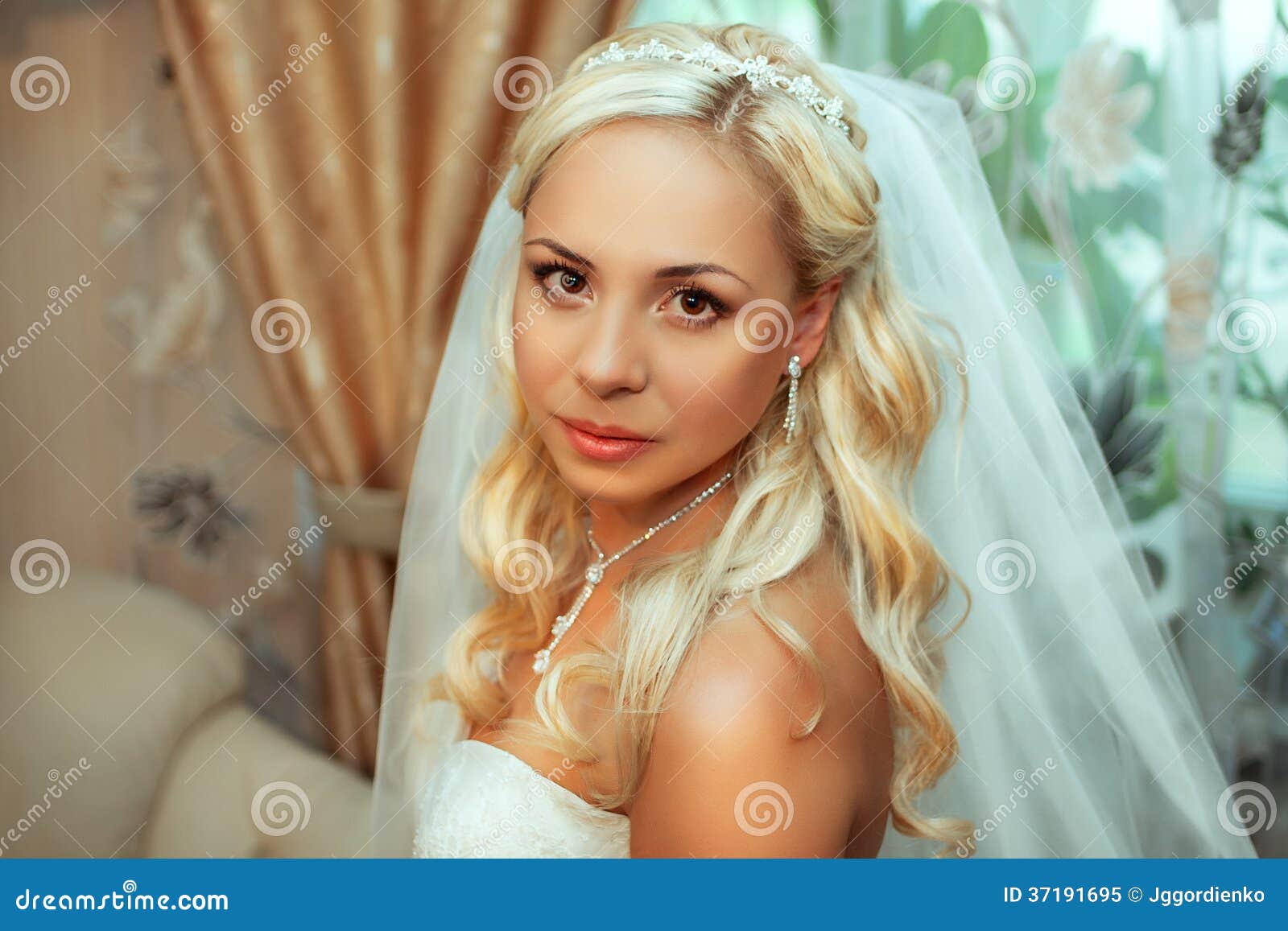 Portrait of pretty bride stock image. Image of head, glamorous - 37191695