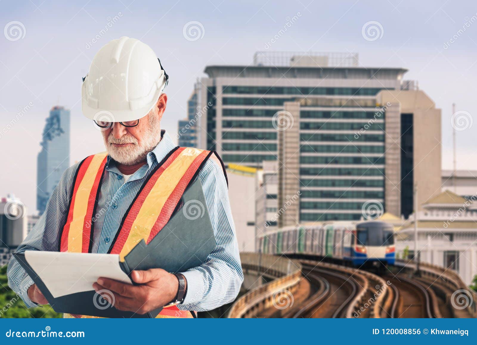 Portrait of Service Engineer Holding Clipboard Checklist, Engine Stock ...