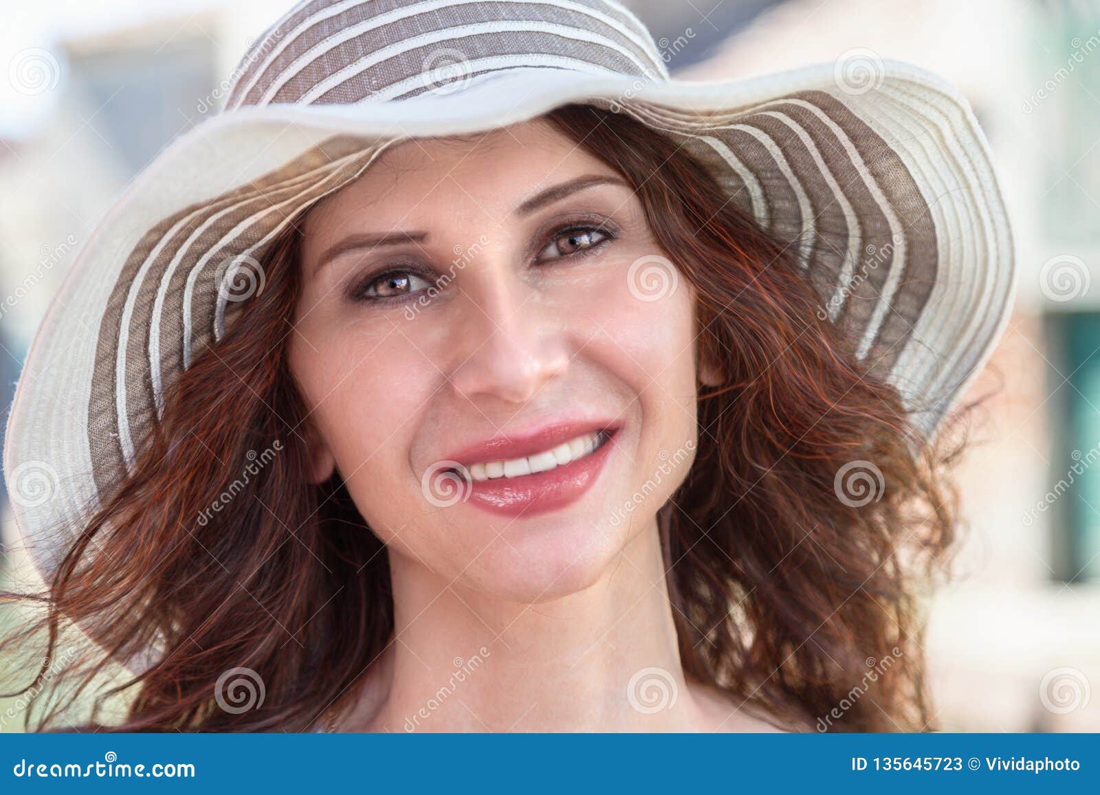 Portrait of similing girl stock image. Image of eyeshadow - 135645723