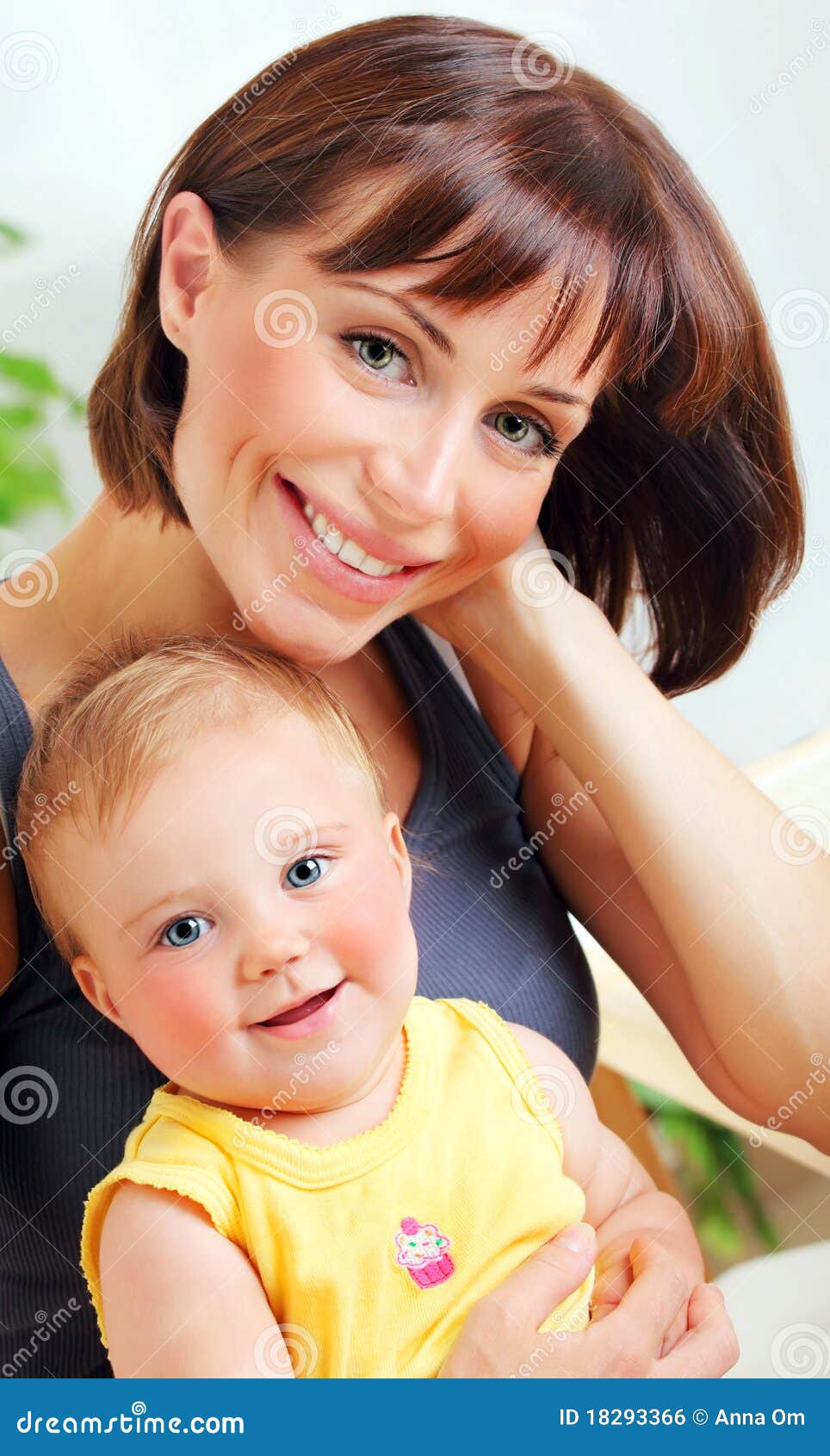 Portrait of a Smiling Mother & Baby Stock Photo - Image of kids, beauty ...