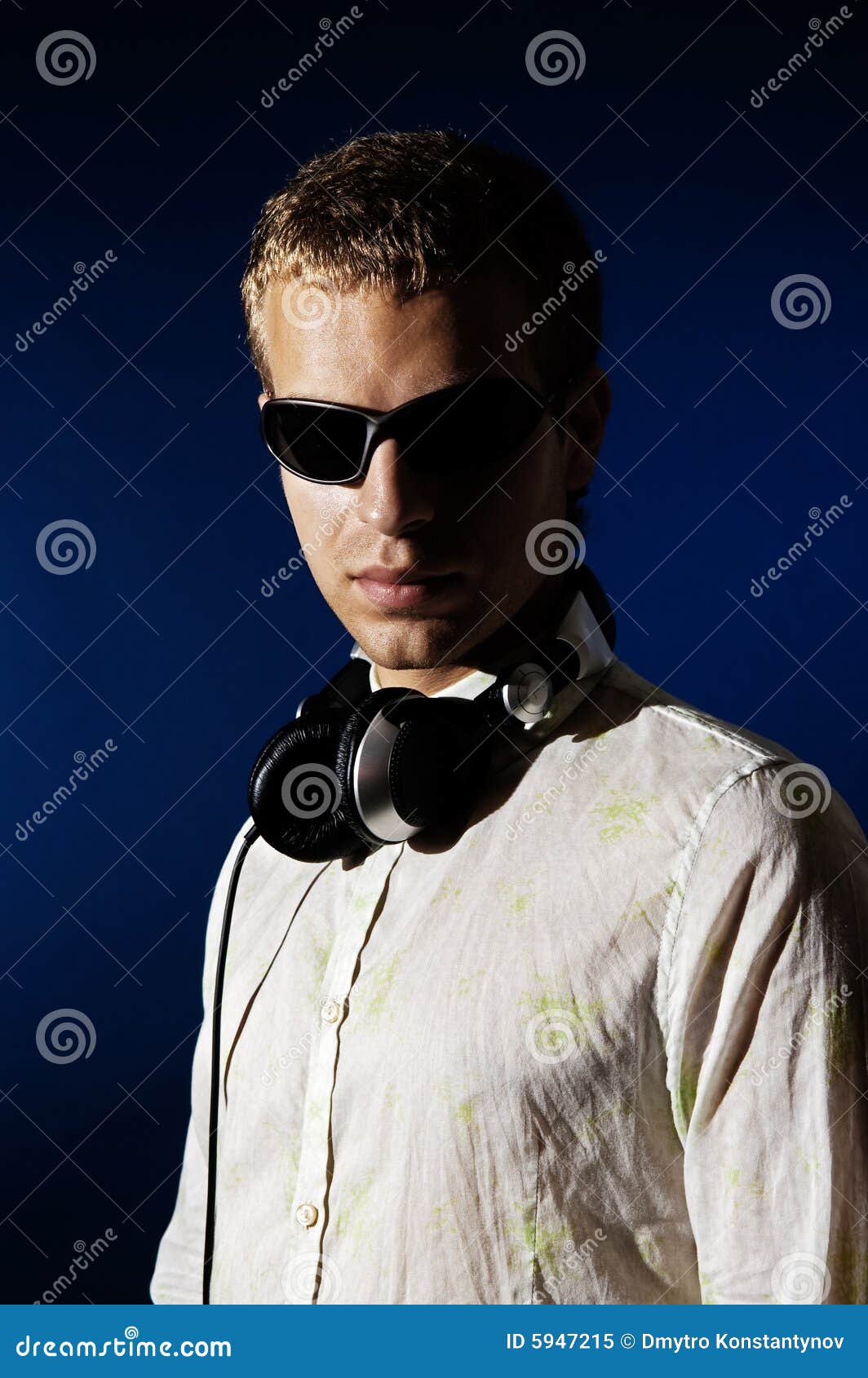Portrait of stylish dj stock image. Image of audio, sunglasses - 5947215
