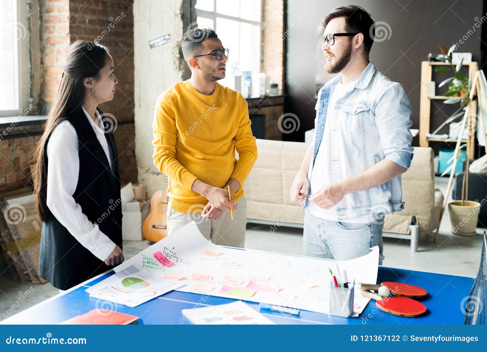 Young Business Team Planning Startup Stock Photo - Image of casual ...