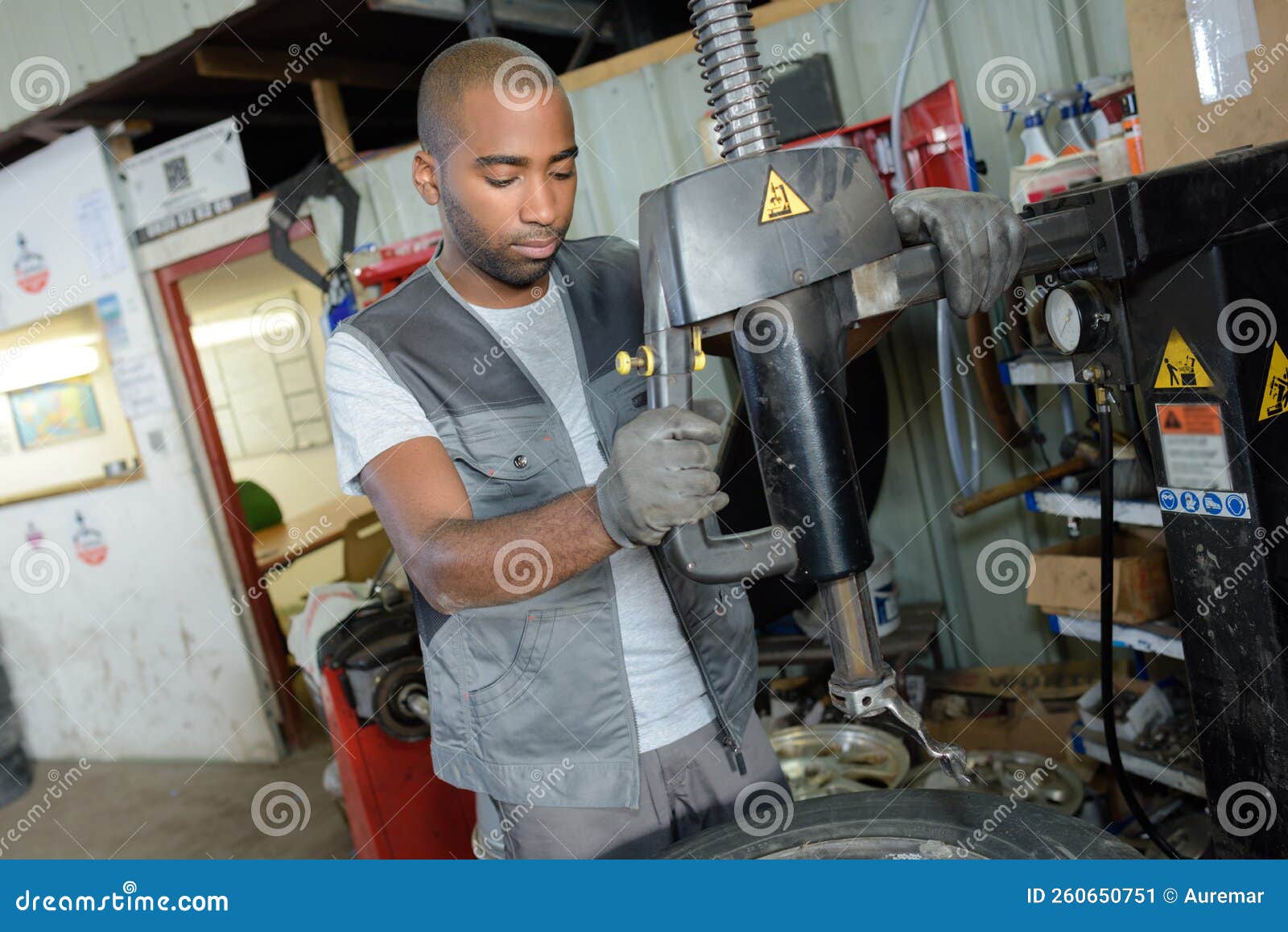 Portrait Tyre Fitter at Work Stock Image - Image of wheel, expert ...