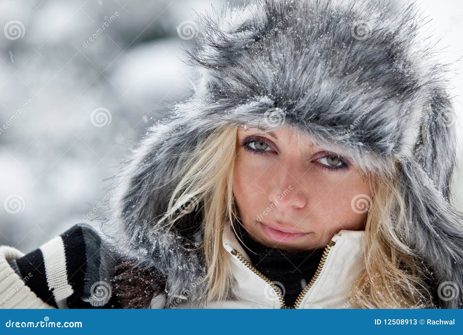 Portrait of a Winter woman stock image. Image of flakes - 12508913