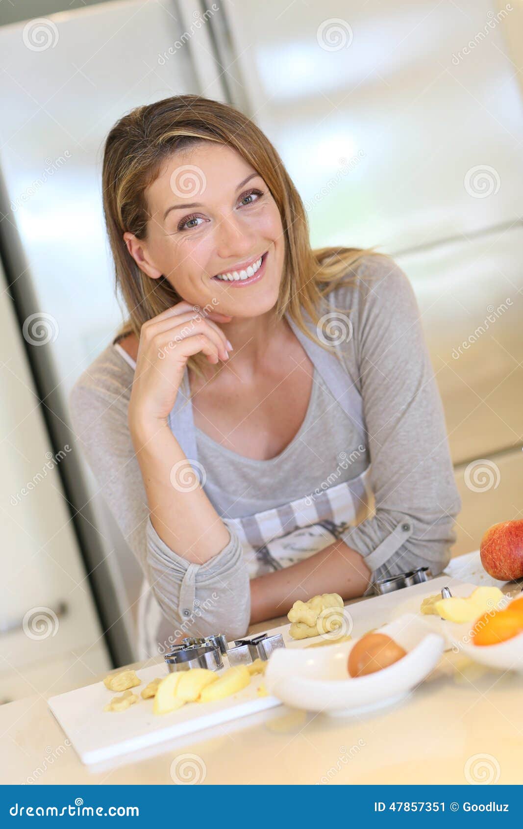 Portrait of Woman Baking Pastries Stock Image - Image of domestic ...