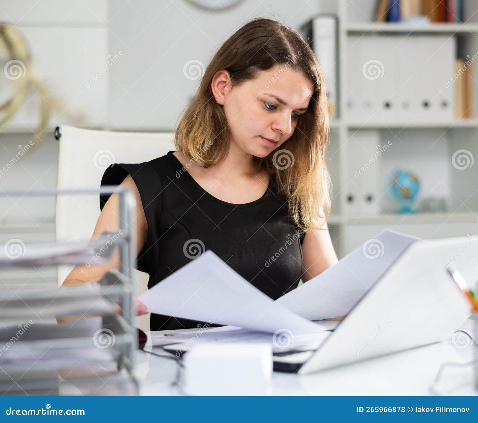 Portrait of Woman Office Worker Doing Paperwork Stock Photo - Image of ...