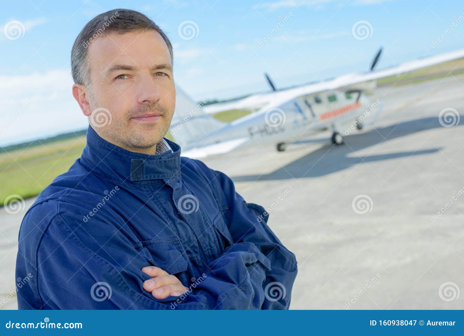 Portrait Worker and Aircraft Stock Image - Image of work, flight: 160938047