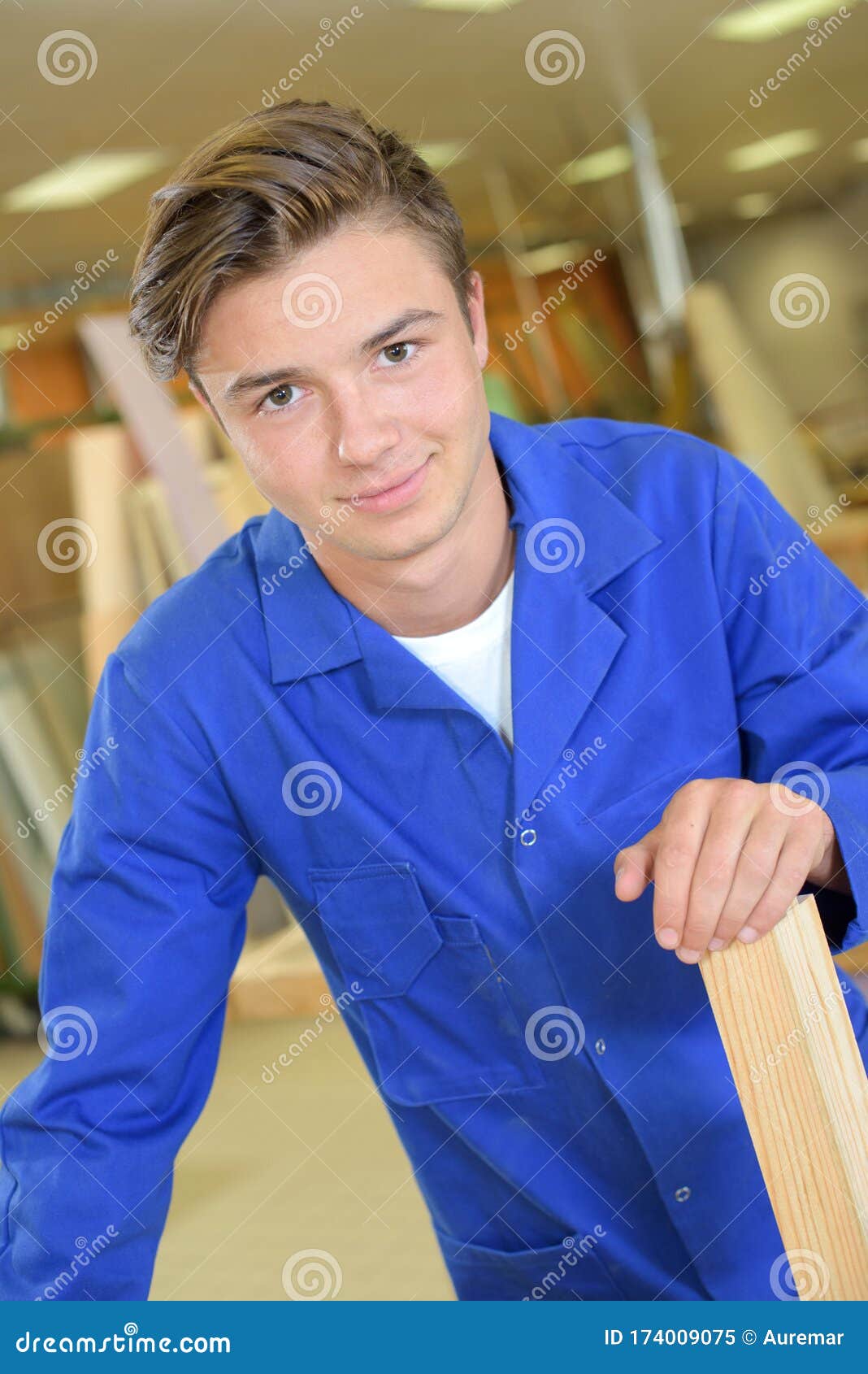 Portrait young carpenter stock image. Image of apprenticeship - 174009075