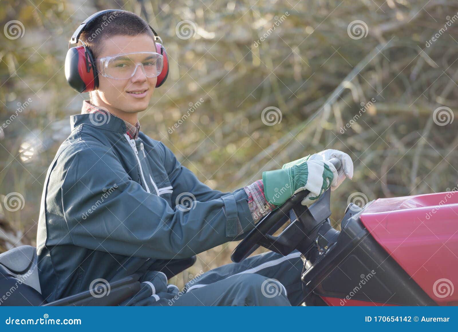 Portrait Young Ground Worker Stock Photo - Image of trim, mulch: 170654142