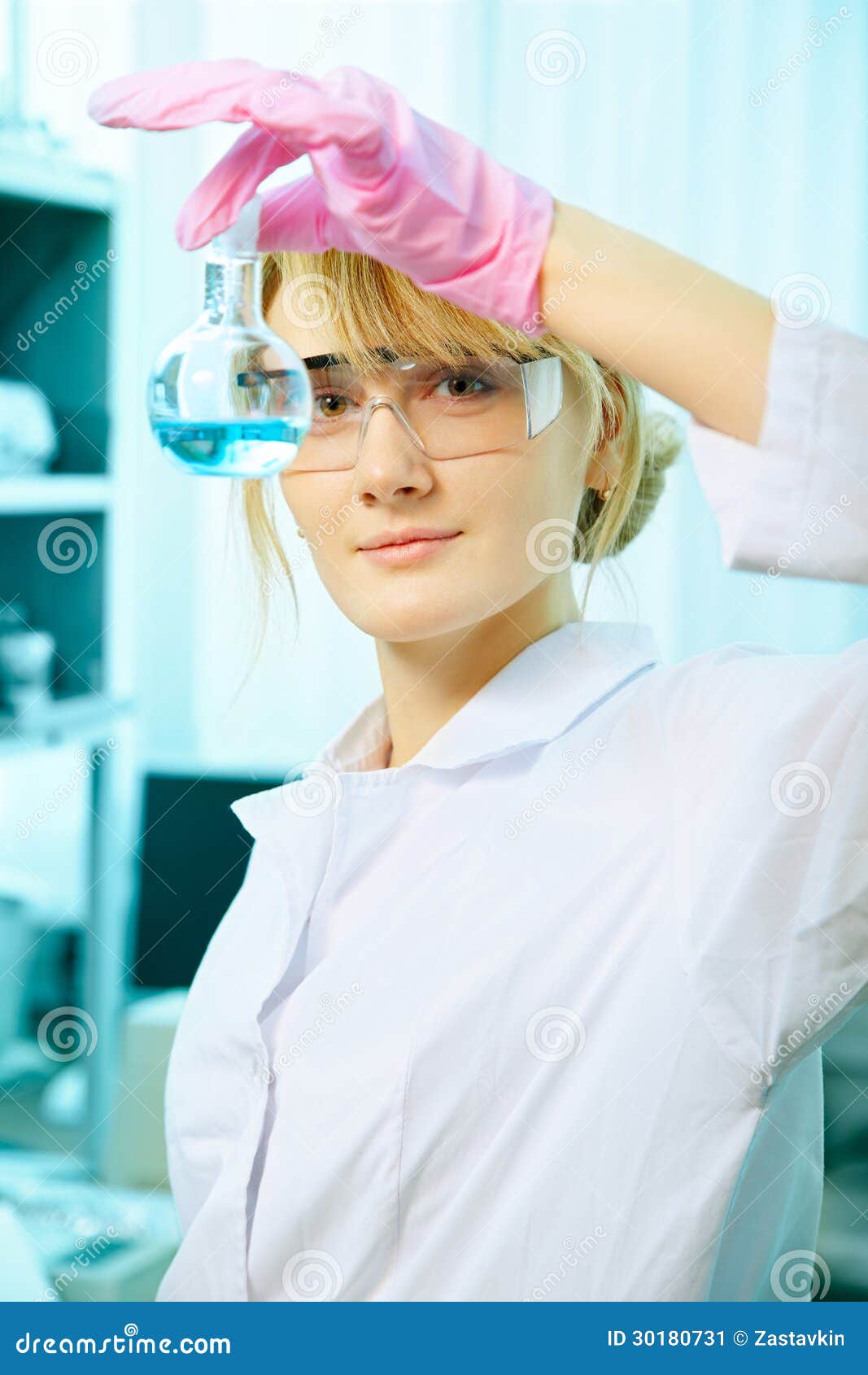 Woman Scientist in Laboratory Stock Image - Image of coat, pharmacology ...