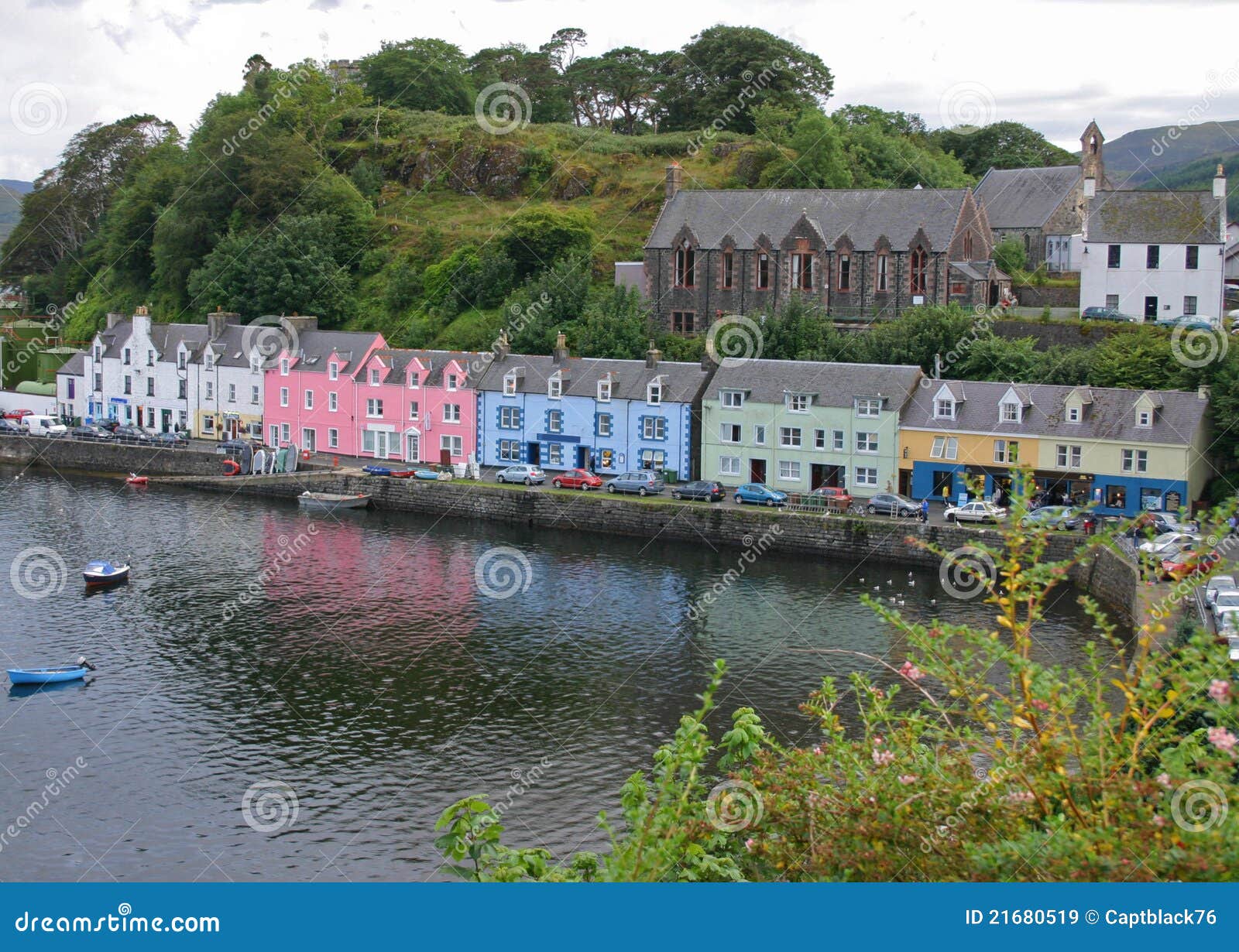 Portree , Skye island stock image. Image of green, building - 21680519