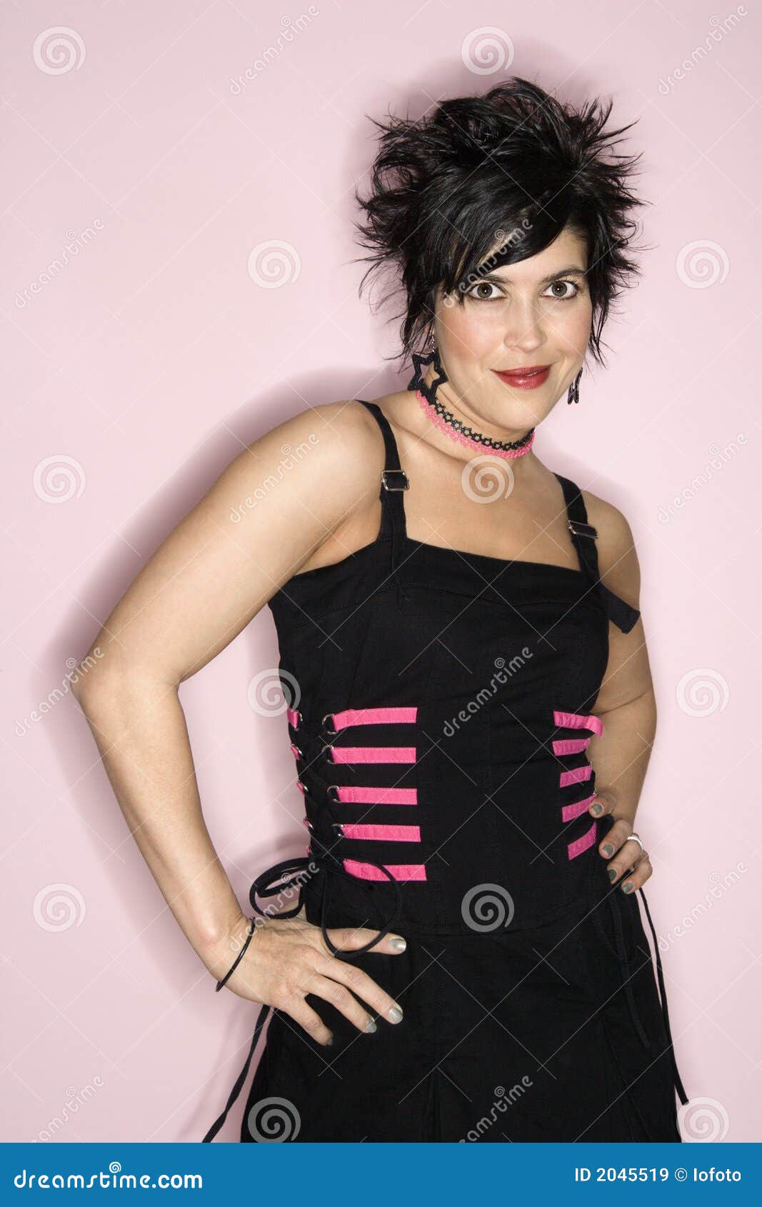 Portret kobiety latynoska. obraz stock. Obraz złożonej z femaleness ...