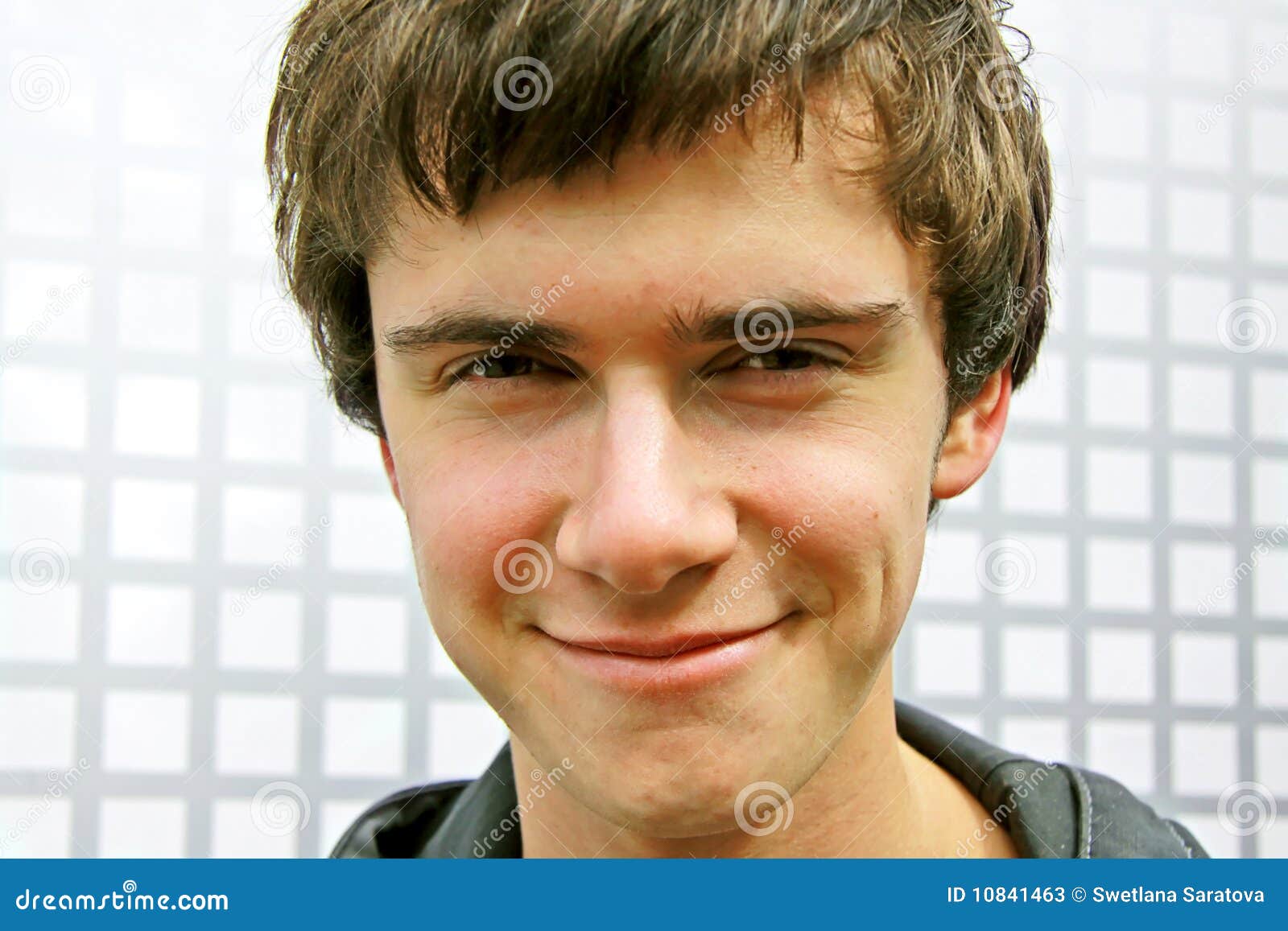 Portret van de jonge man stock afbeelding. Image of jong - 10841463