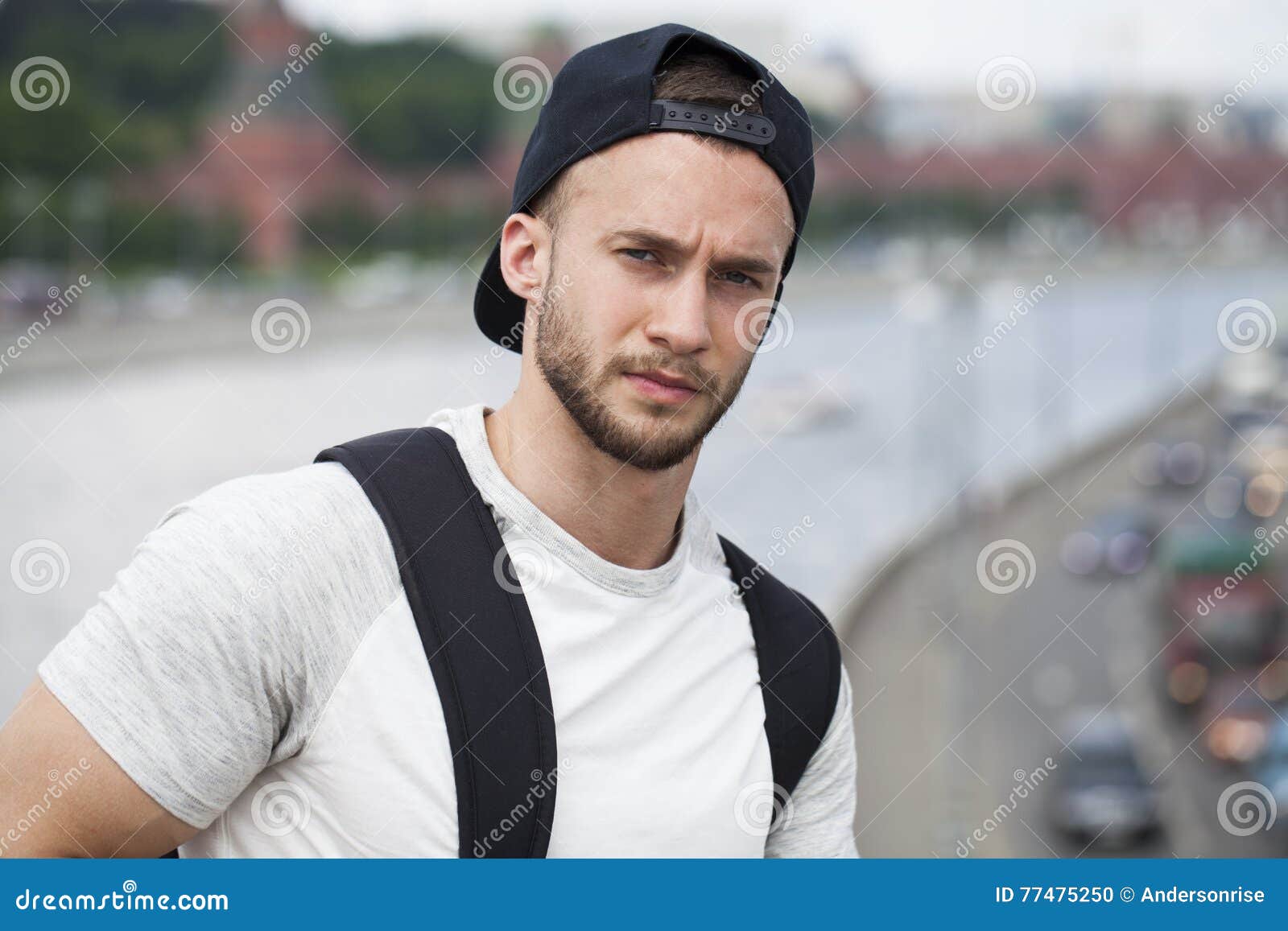 Portret Van Een Jonge Knappe Mens Stock Foto - Image of volwassen ...