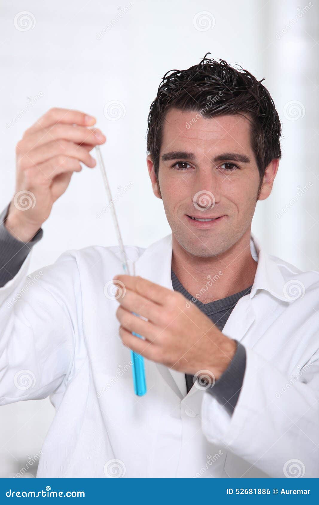 Portret Van Een Laboratoriummedewerker Stock Foto - Image of kleur ...