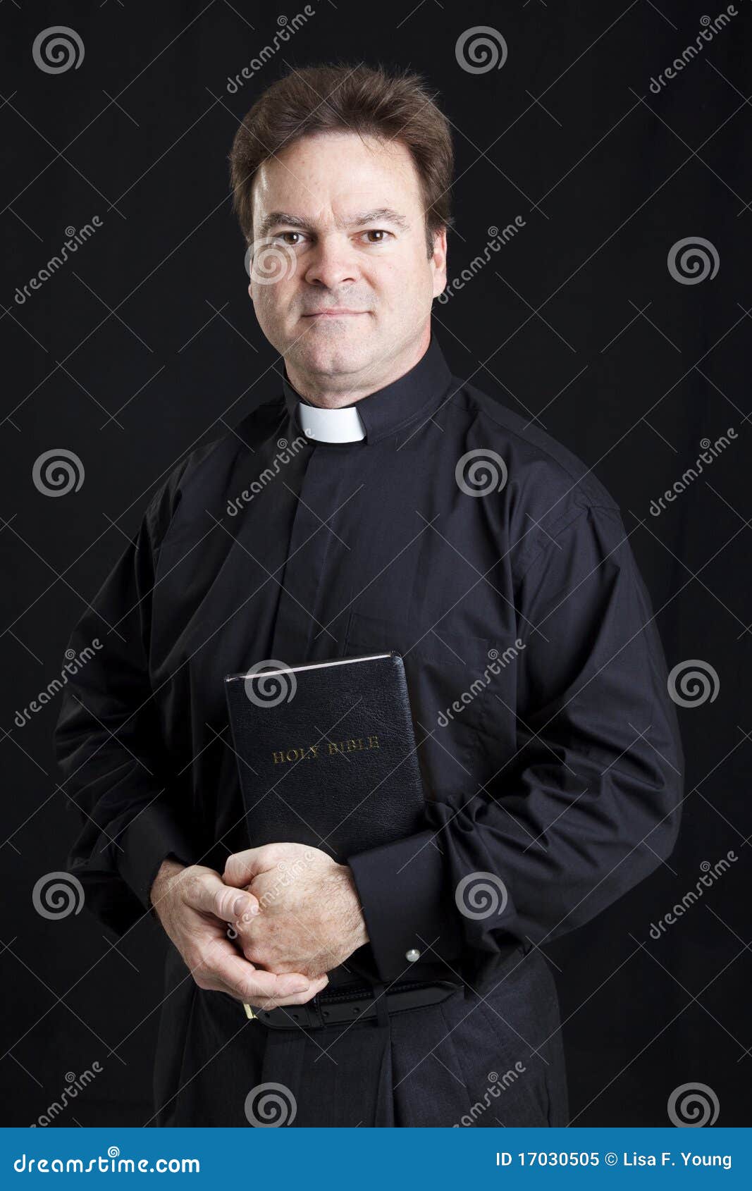 Portret van een Priester stock afbeelding. Image of bijbel - 17030505