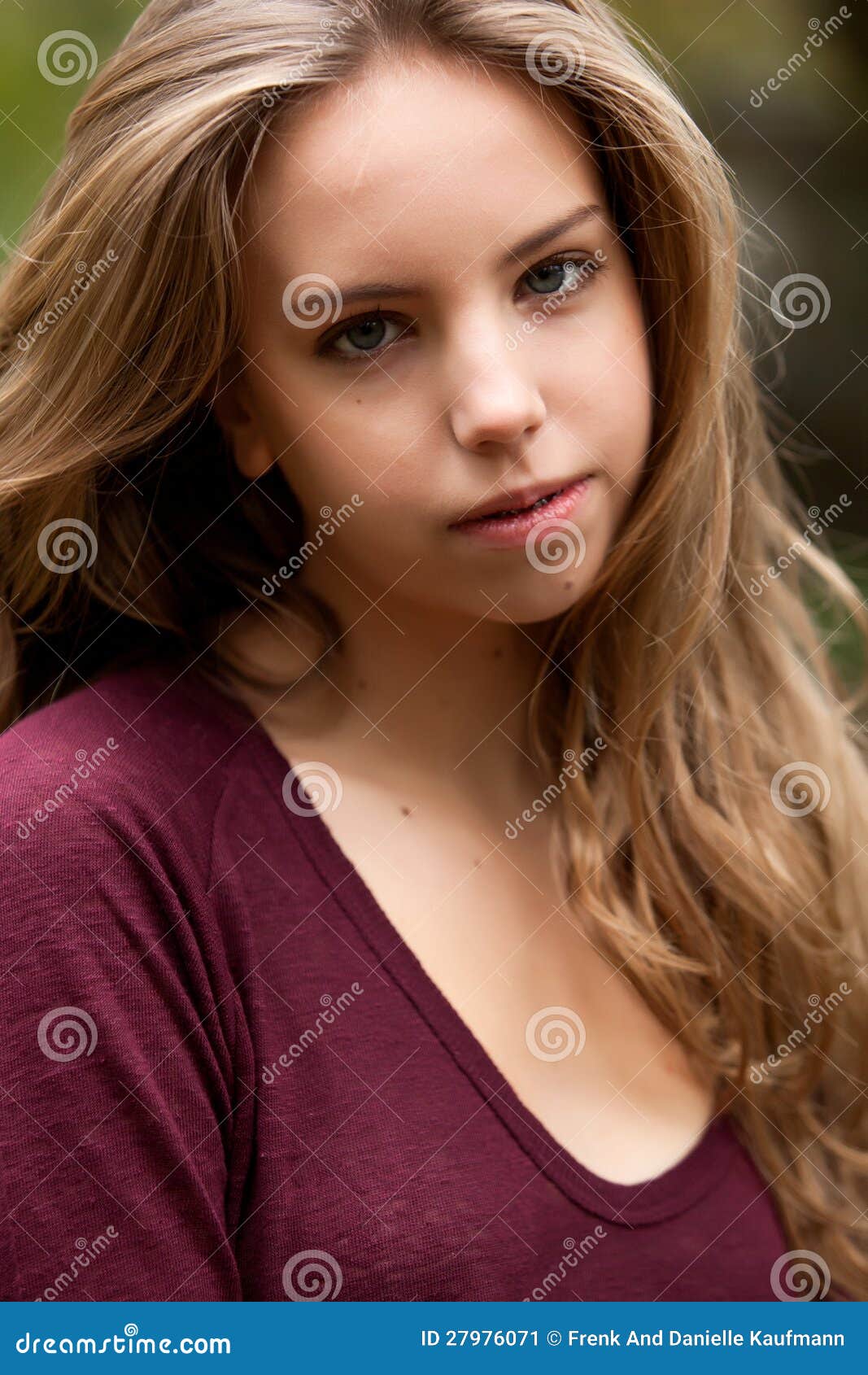 Portret van een tiener stock afbeelding. Image of geluk - 27976071