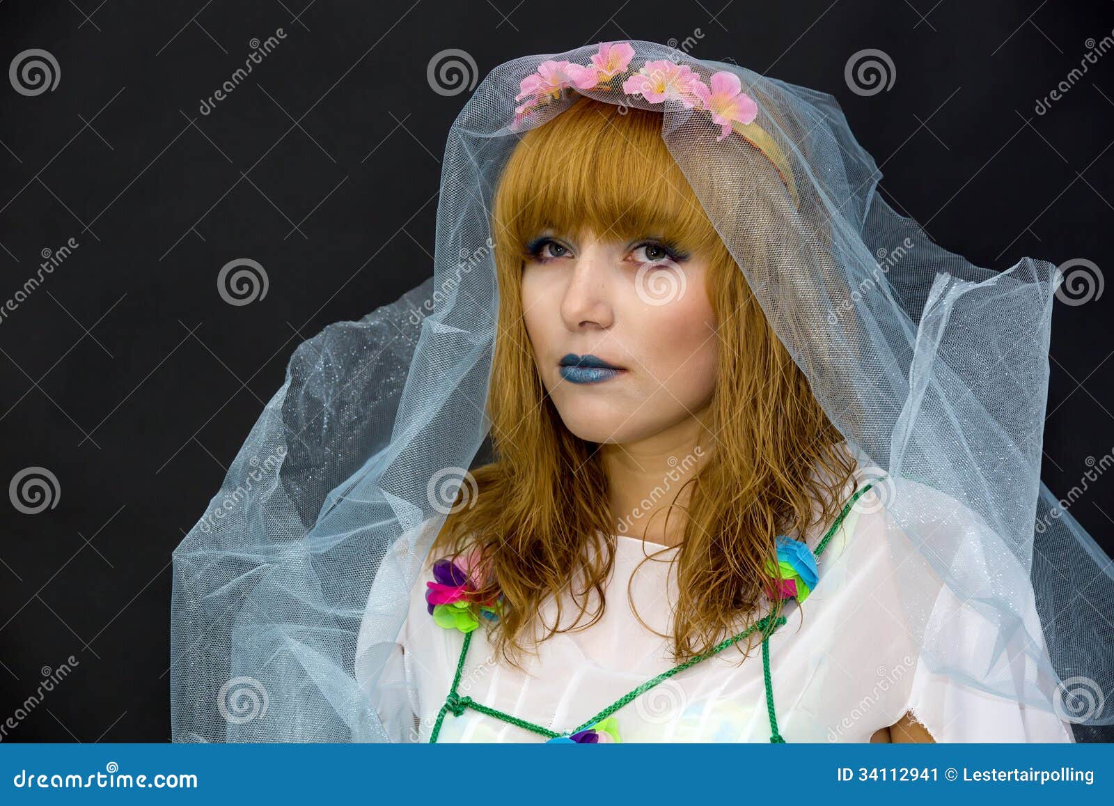 Portret van een witte heks stock afbeelding. Image of grunge - 34112941