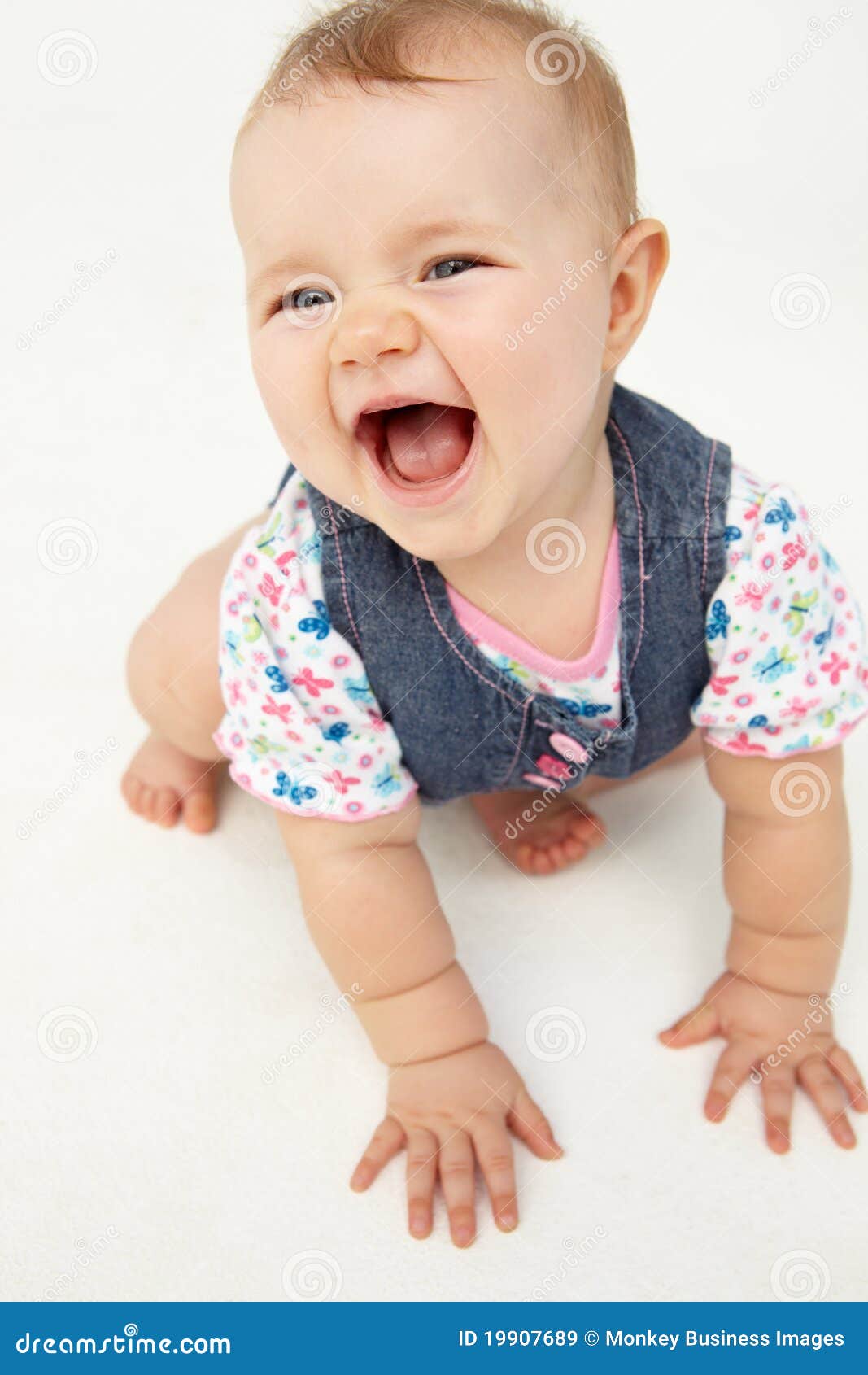 Portret van gelukkige baby stock afbeelding. Image of leuk - 19907689