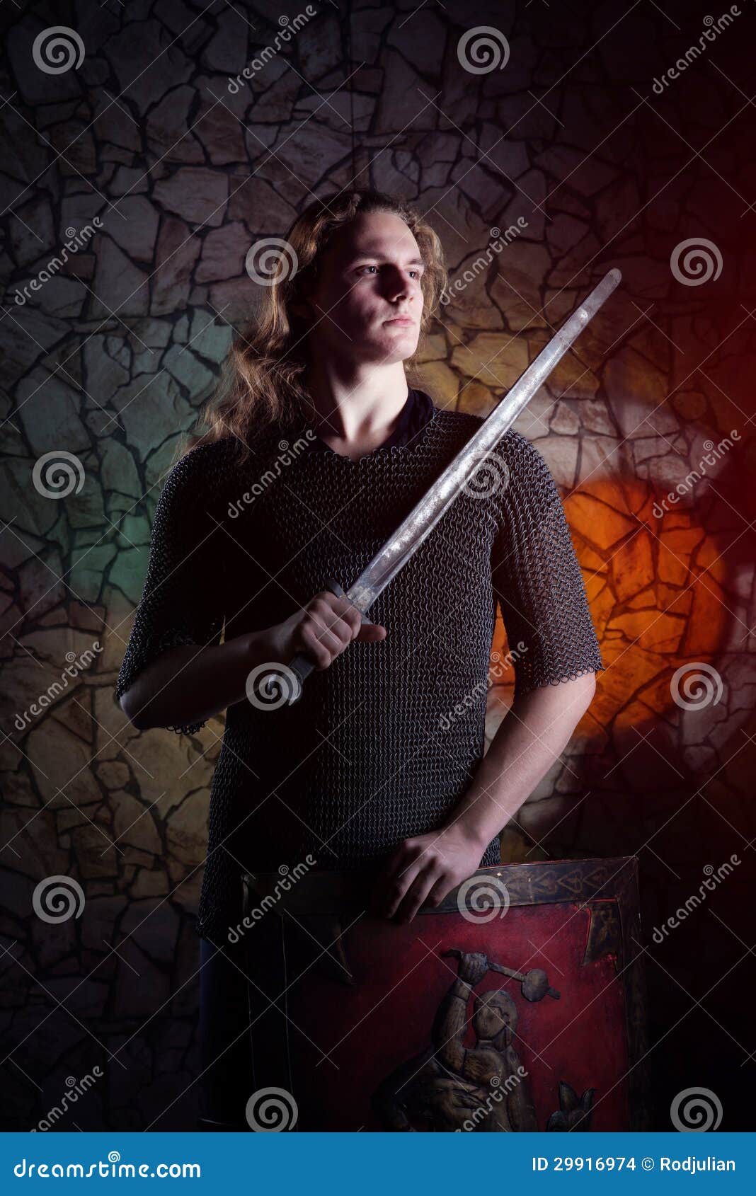 Portret van jonge ridder stock foto. Image of volwassen - 29916974