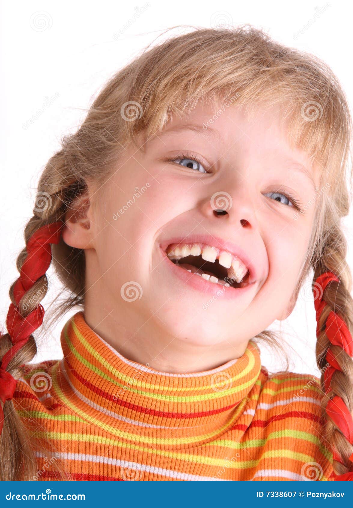 Portret van lachend kind. stock afbeelding. Image of stammen - 7338607