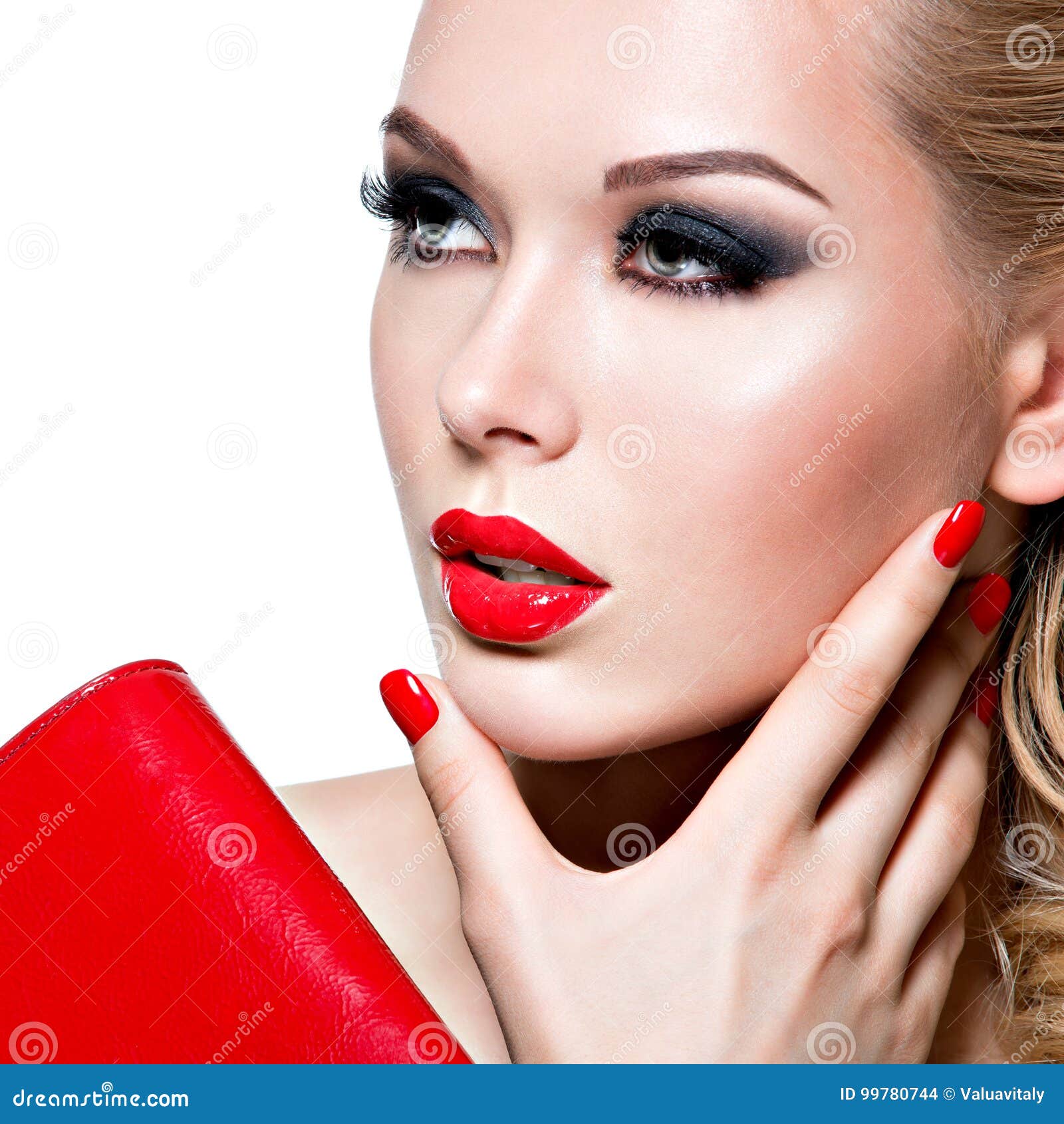 Portret Van Mooie Vrouw Met Rode Lippen En Spijkers Stock Foto Image