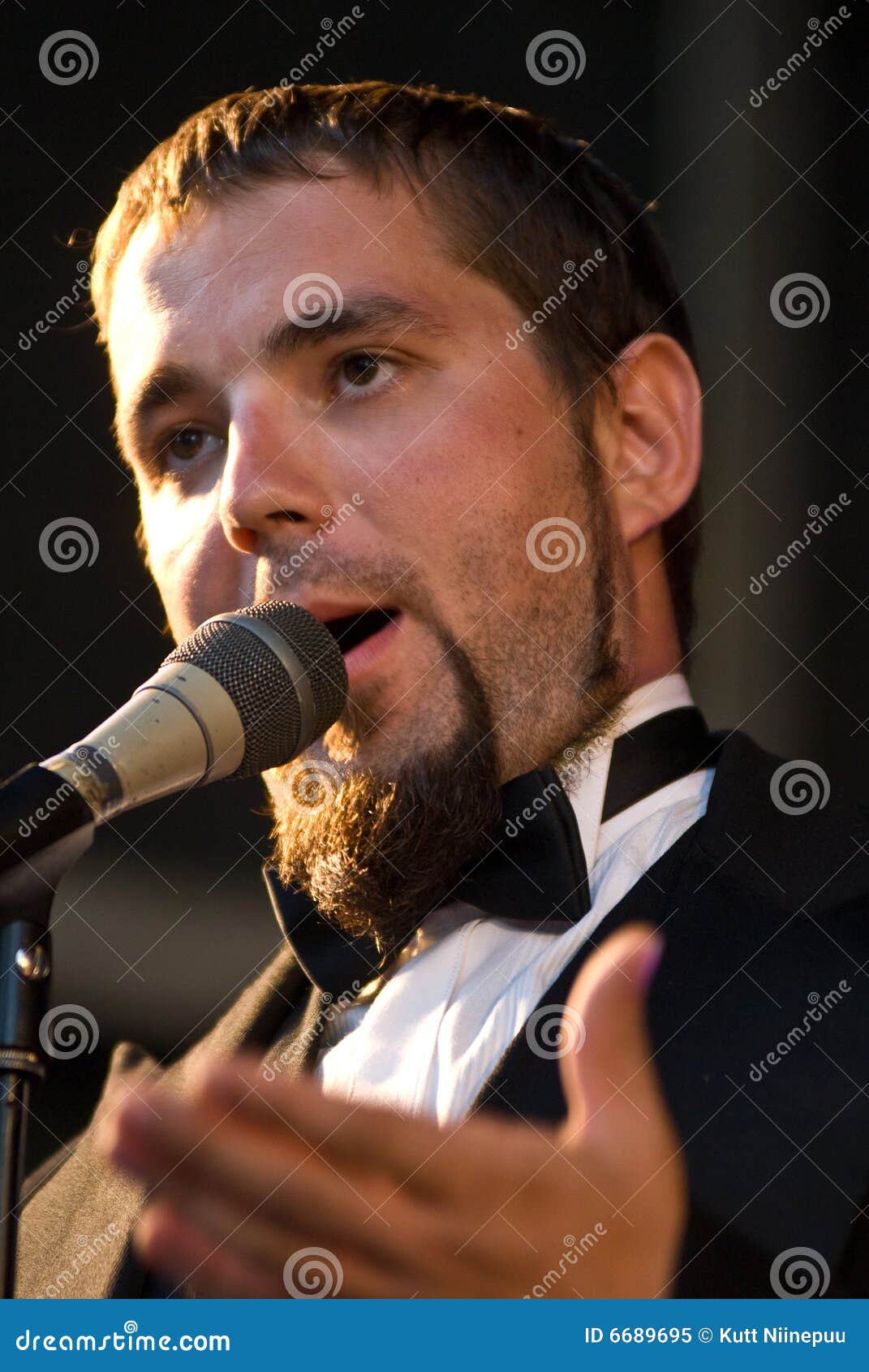 Portret van operazanger stock afbeelding. Image of prestaties - 6689695