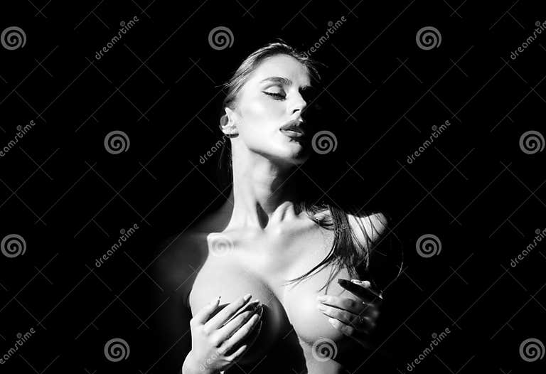 Porträt Einer Jungen Nackten Attraktiven Frau Sexy Lippen Und Titten Brüste Dramatisches Und