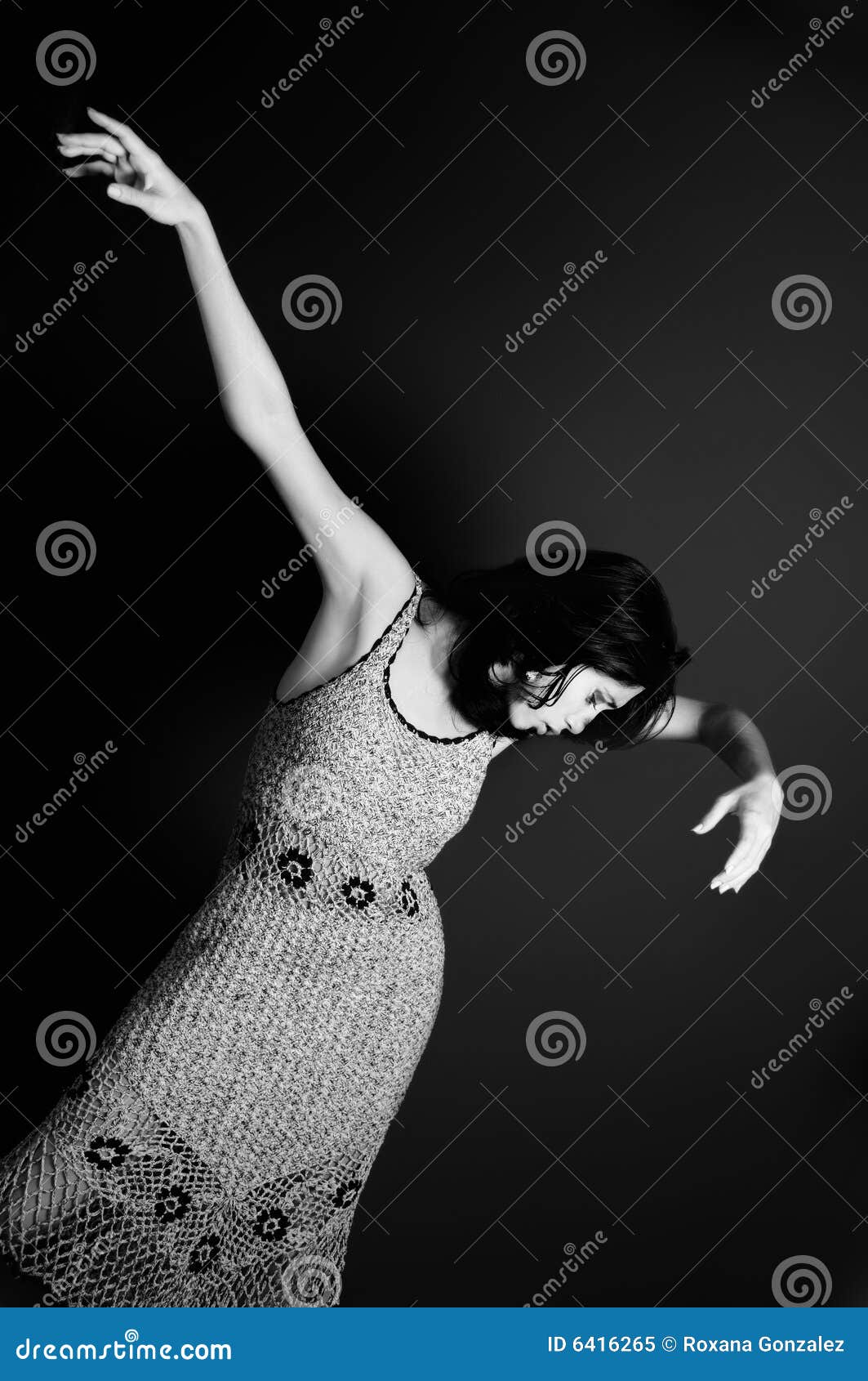 Pose de femme de mode image stock. Image du attrayant - 6416265