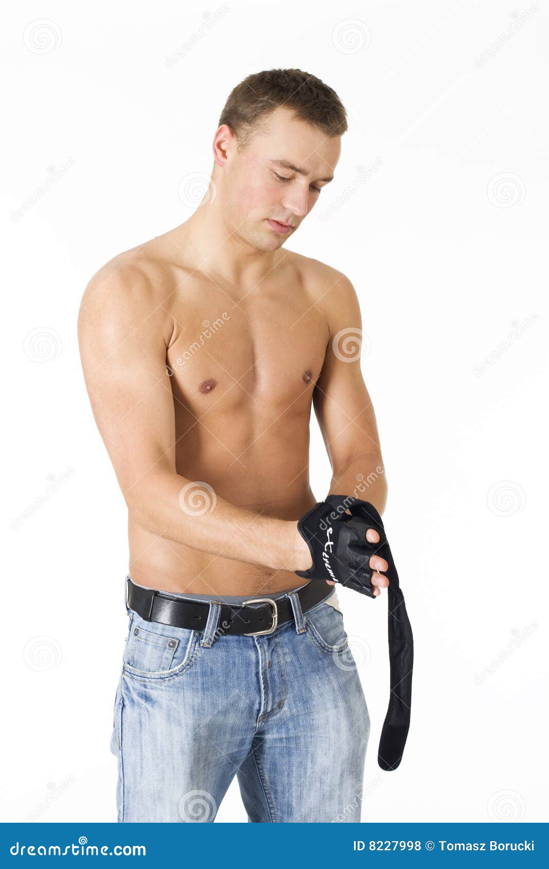 Pose de jeune homme photo stock. Image du humain, caucasien - 8227998