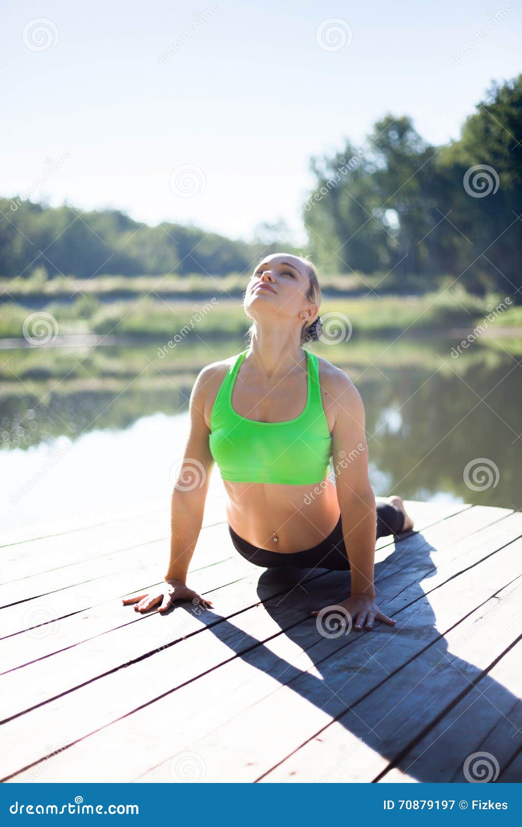 Pose Do Shvanasana Do Mukha De Urdhva Imagem de Stock - Imagem de ...