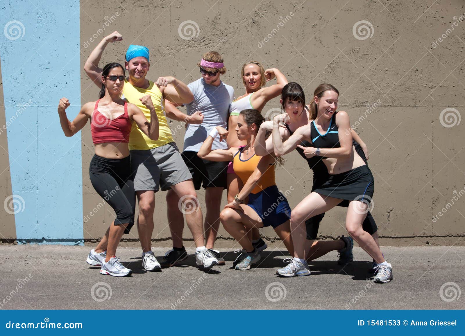 Pose Dos Corredores Para O Tiro Do Músculo Imagem de Stock - Imagem de ...