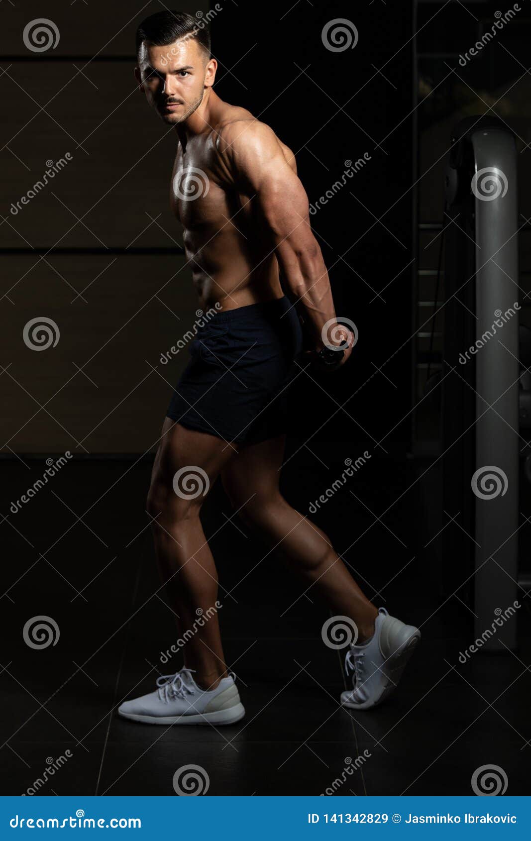 Pose Lateral De Dobramento Do Trceps Dos Msculos Do Homem Muscular Imagem De Stock Imagem De