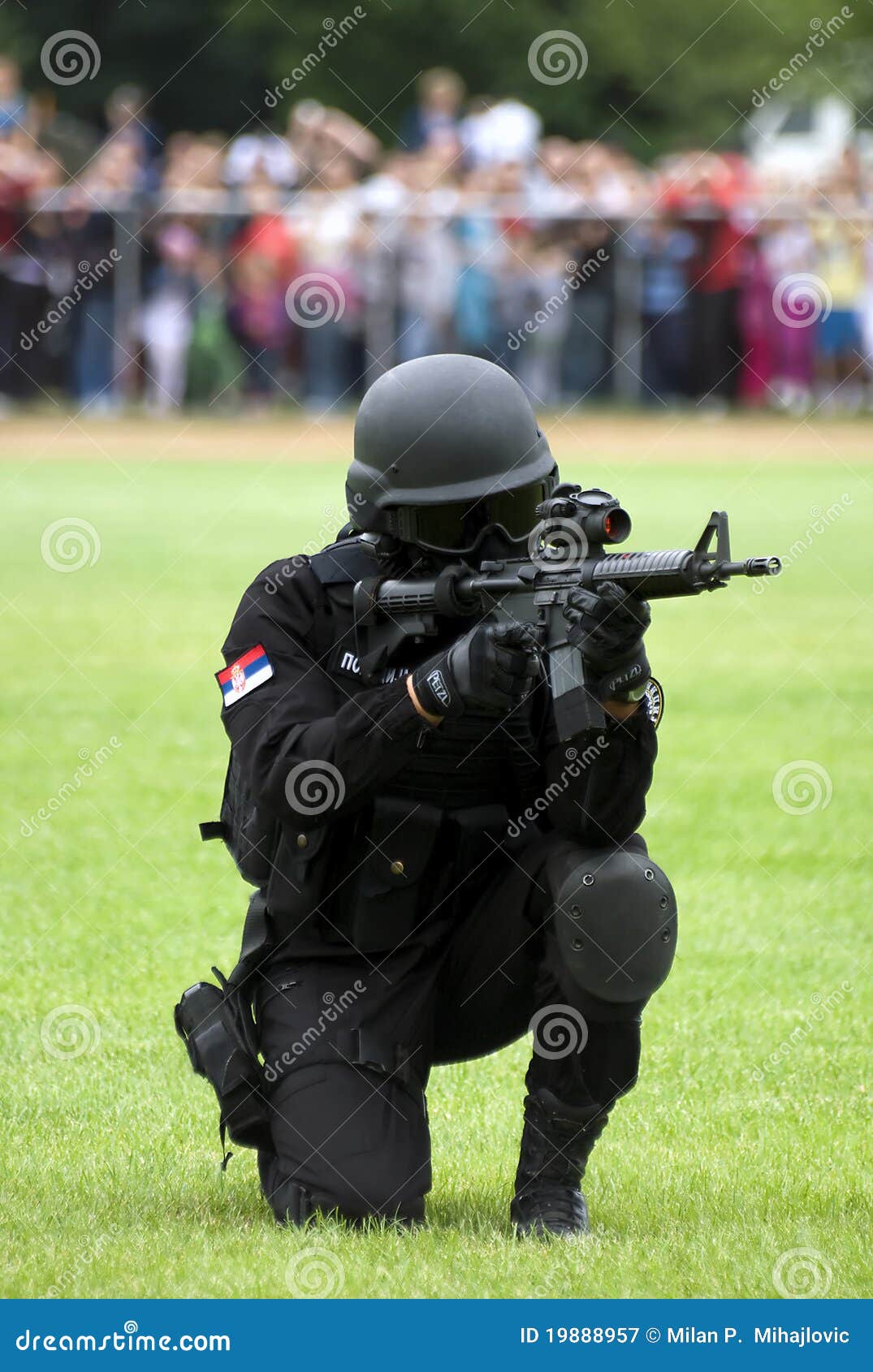 Position de combat photographie éditorial. Image du armé - 19888957