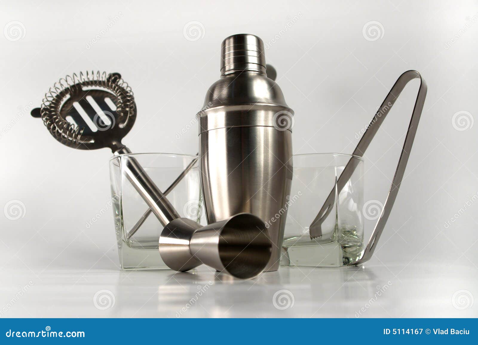 Positionnement de cocktail image stock. Image du réflexion - 5114167