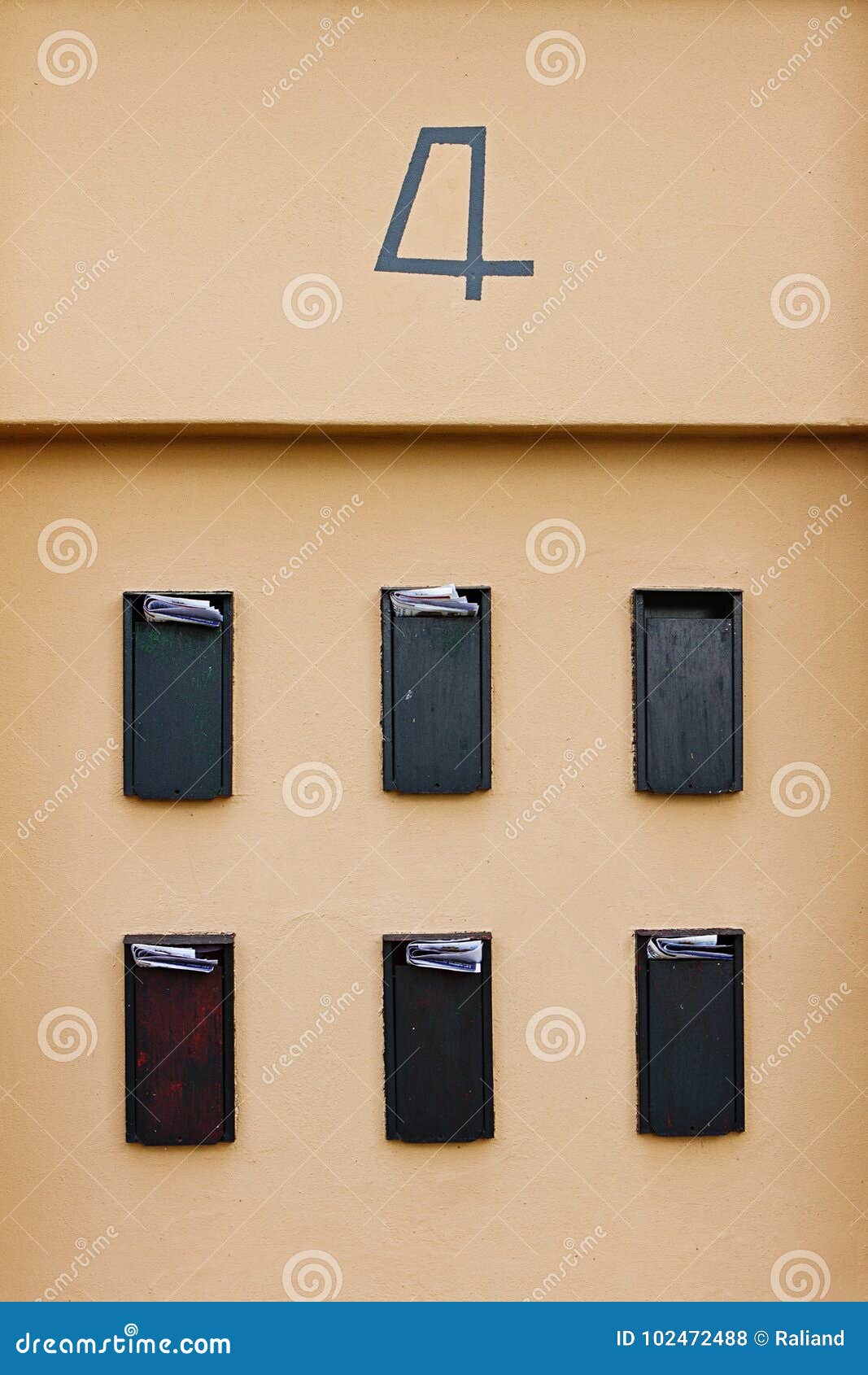 Post stock foto. Image of post, zwart, sinaasappel, vier - 102472488