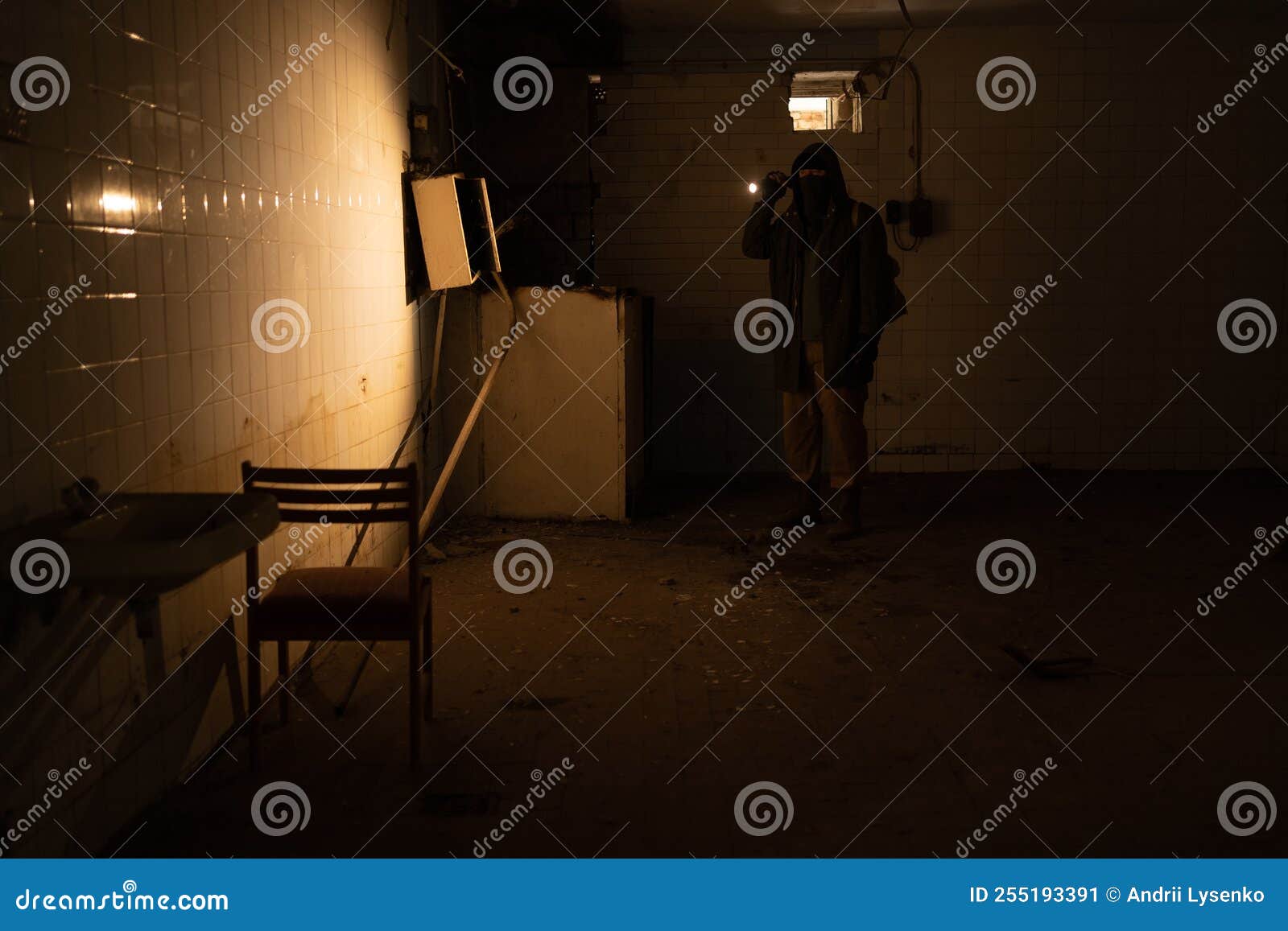 Post Apocalyptic Survivor Concept, Ruins Apocalyptic Abandoned Building ...