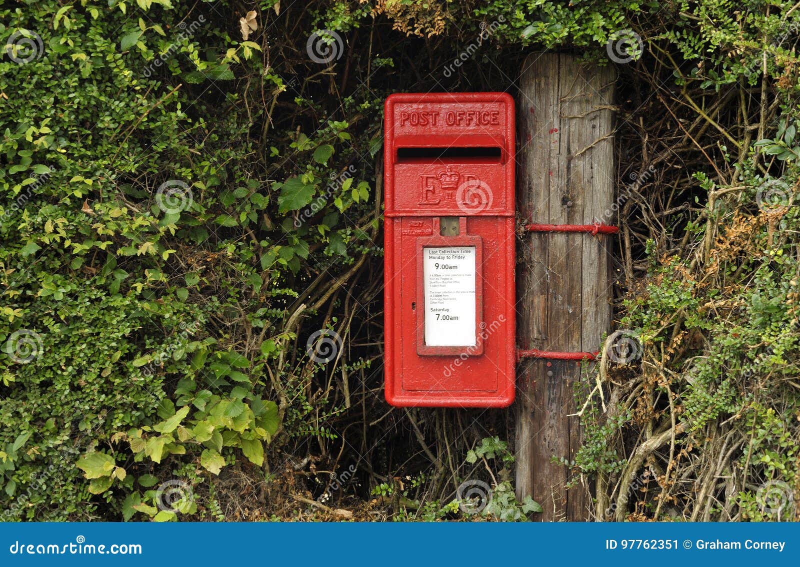 Post Box editorial photo. Image of mailing, mail, iconic - 97762351