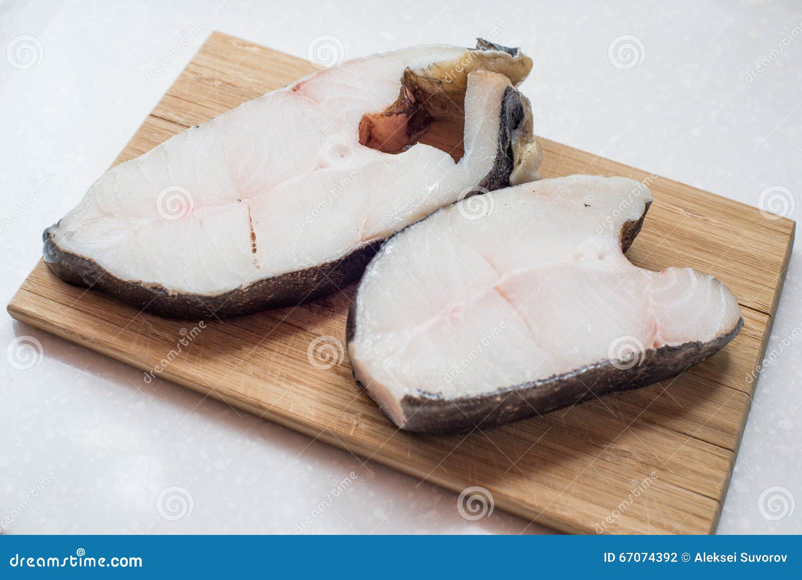 Posta Do Alabote Em Uma Placa De Desbastamento Foto de Stock - Imagem ...