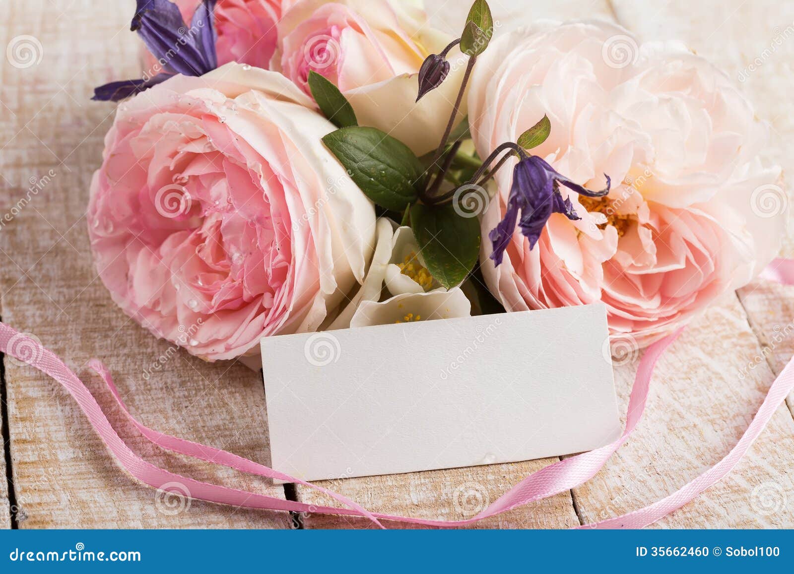 Postal Con Las Flores Elegantes Y Empty Tag Para Su Texto Foto de ...