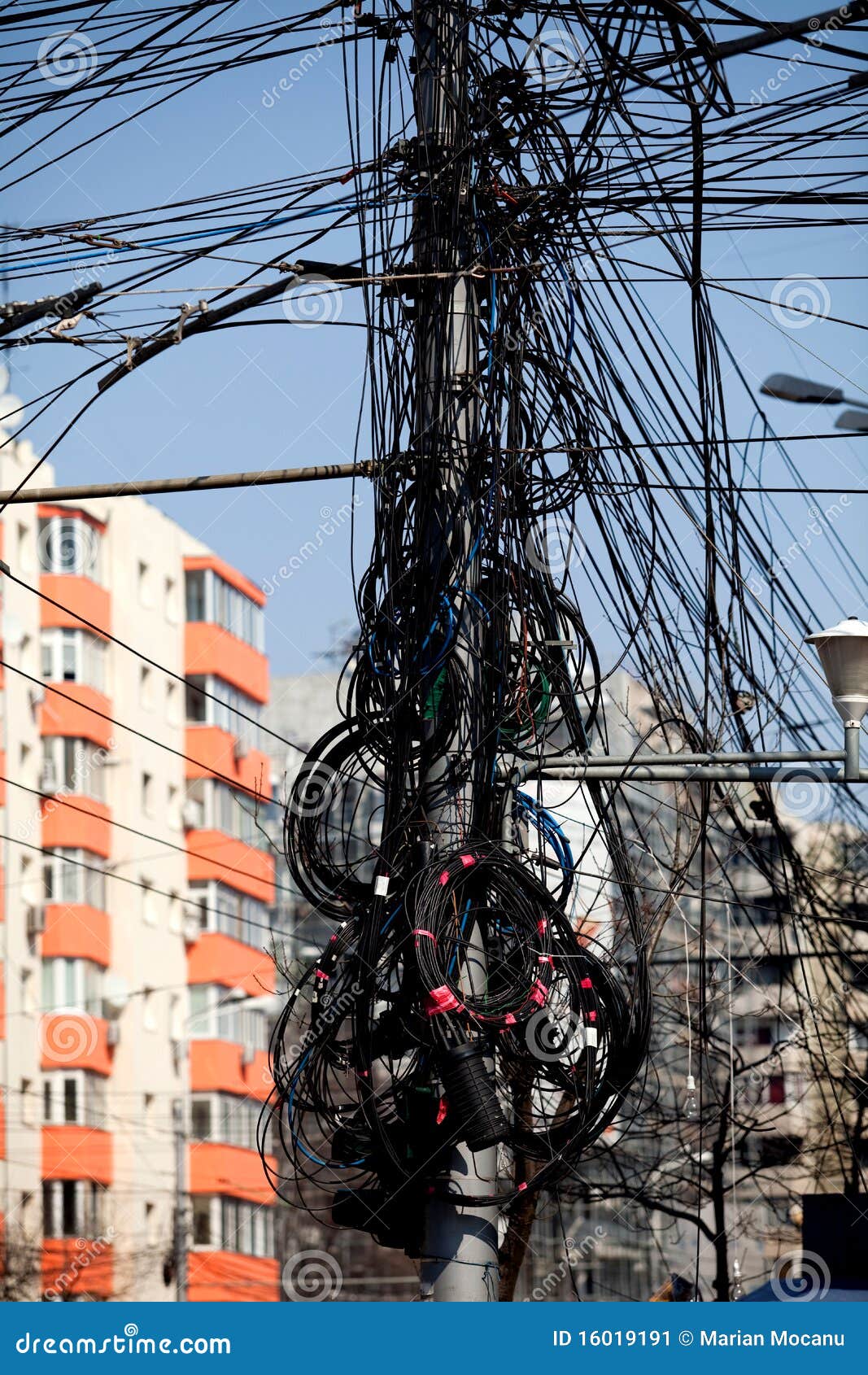 Poste de la electricidad imagen de archivo. Imagen de actual - 16019191