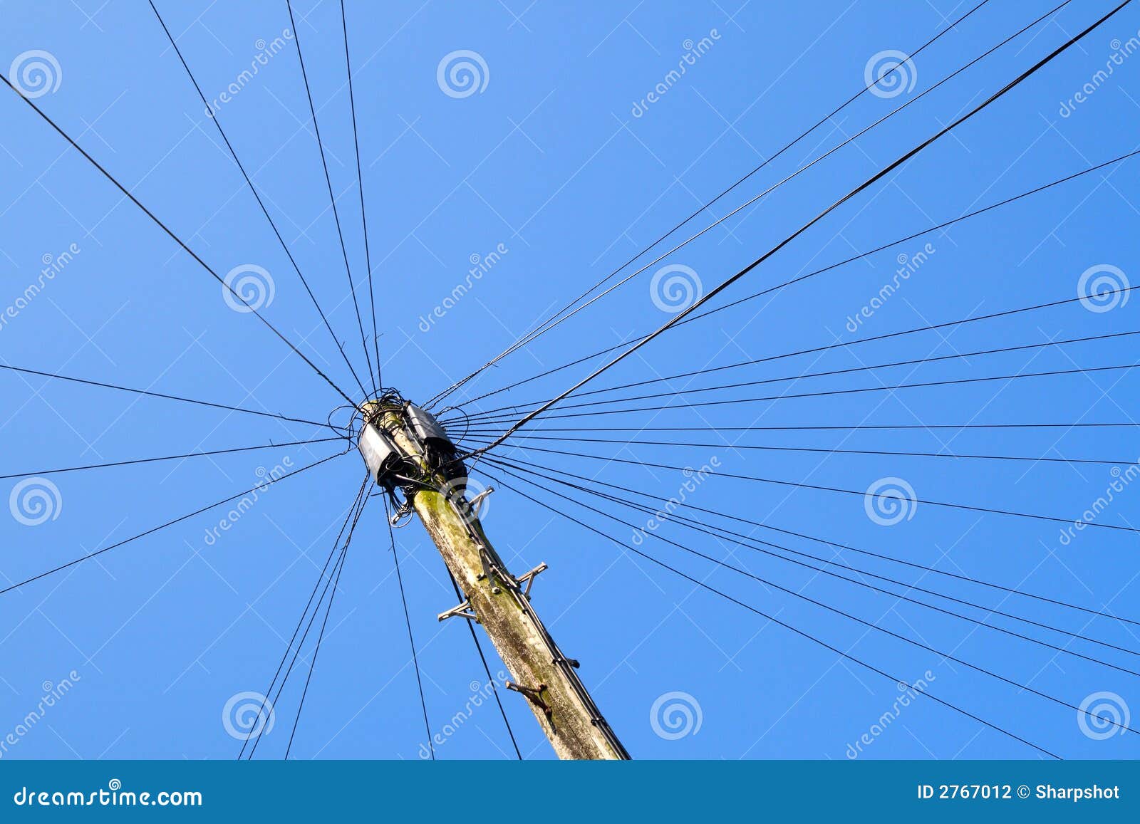 Poste de teléfono. foto de archivo. Imagen de cableado - 2767012