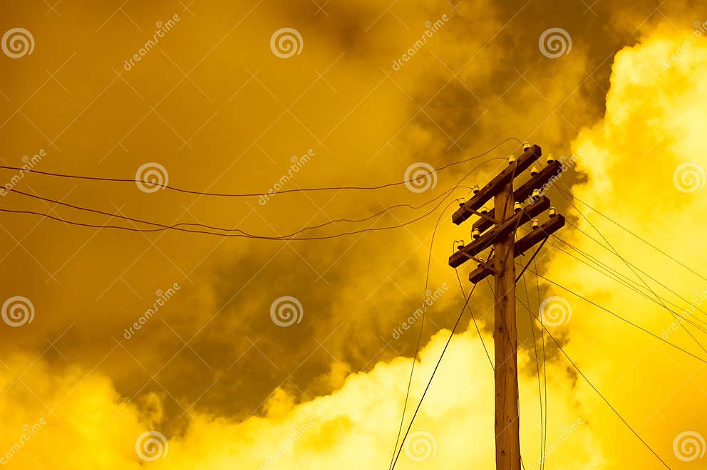 Poste de telégrafo foto de archivo. Imagen de emergencia - 2249402