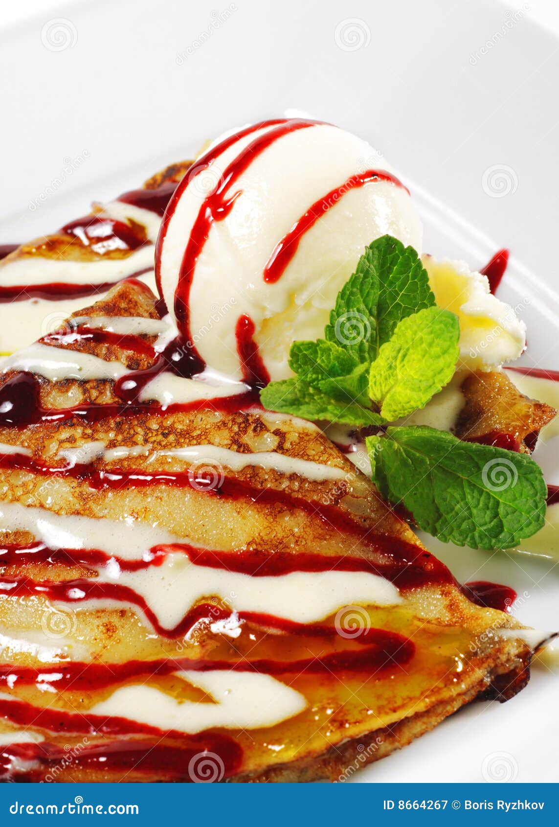 Postre - crepes con helado imagen de archivo. Imagen de nadie - 8664267