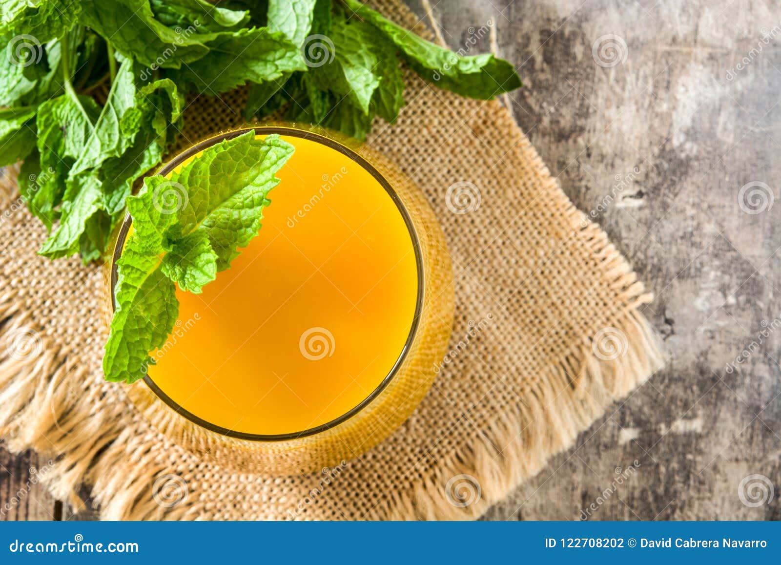 Postre De Lassi Del Mango Bebida India Tradicional En La Tabla De ...