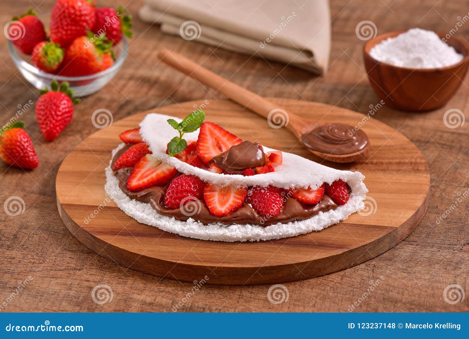 Postre dulce de la tapioca foto de archivo. Imagen de madera - 123237148