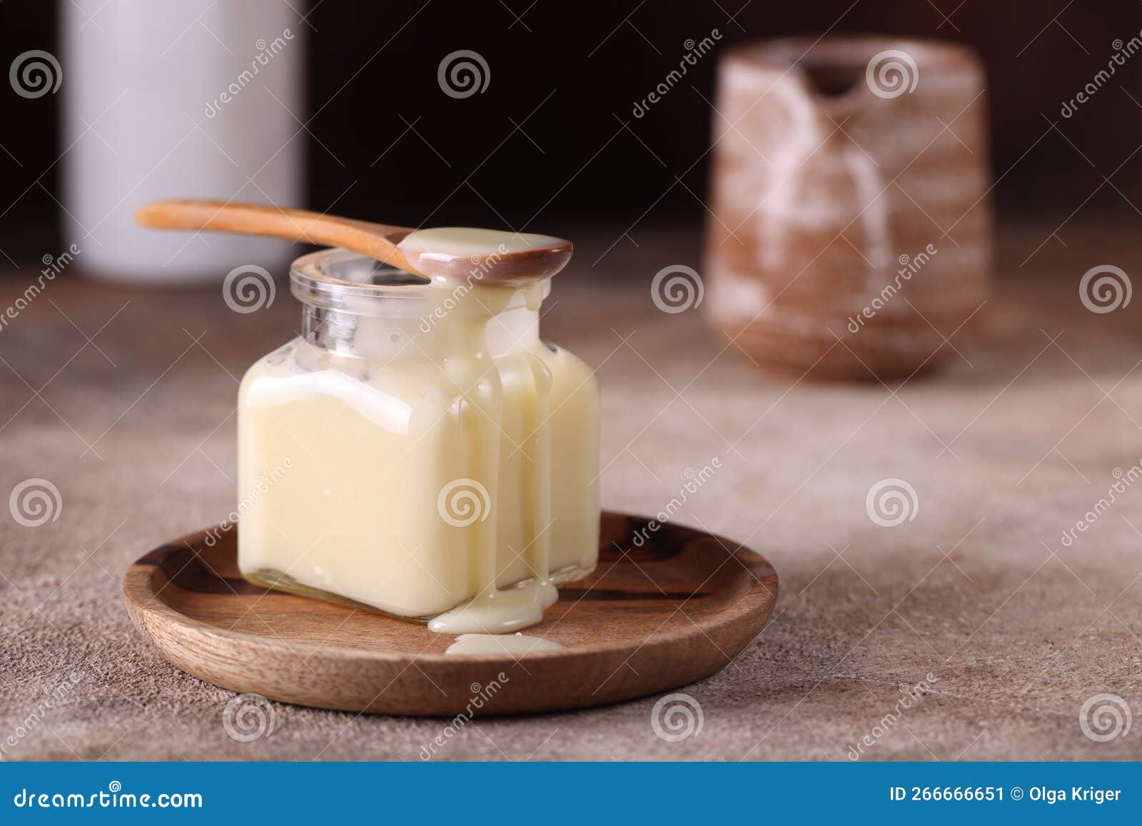 Postre Dulce De Leche Condensada Imagen de archivo - Imagen de sano ...